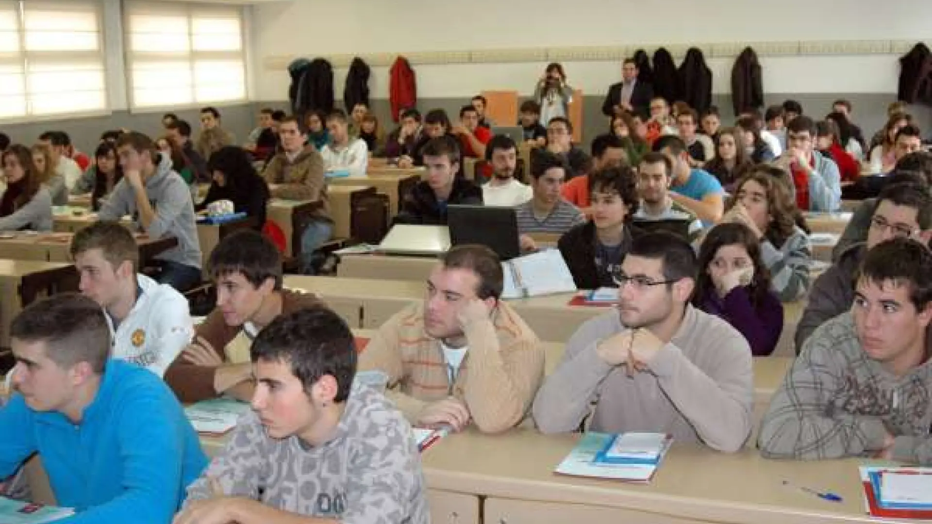 La UC aprueba dos nuevos títulos de Grado en Logopedia y Estudios ...
