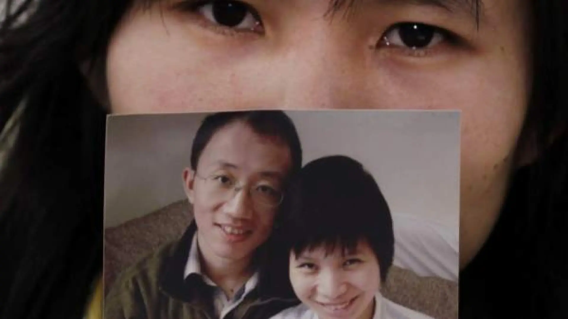 El disidente chino Hu Jia es liberado tras cumplir tres años y medio de ...