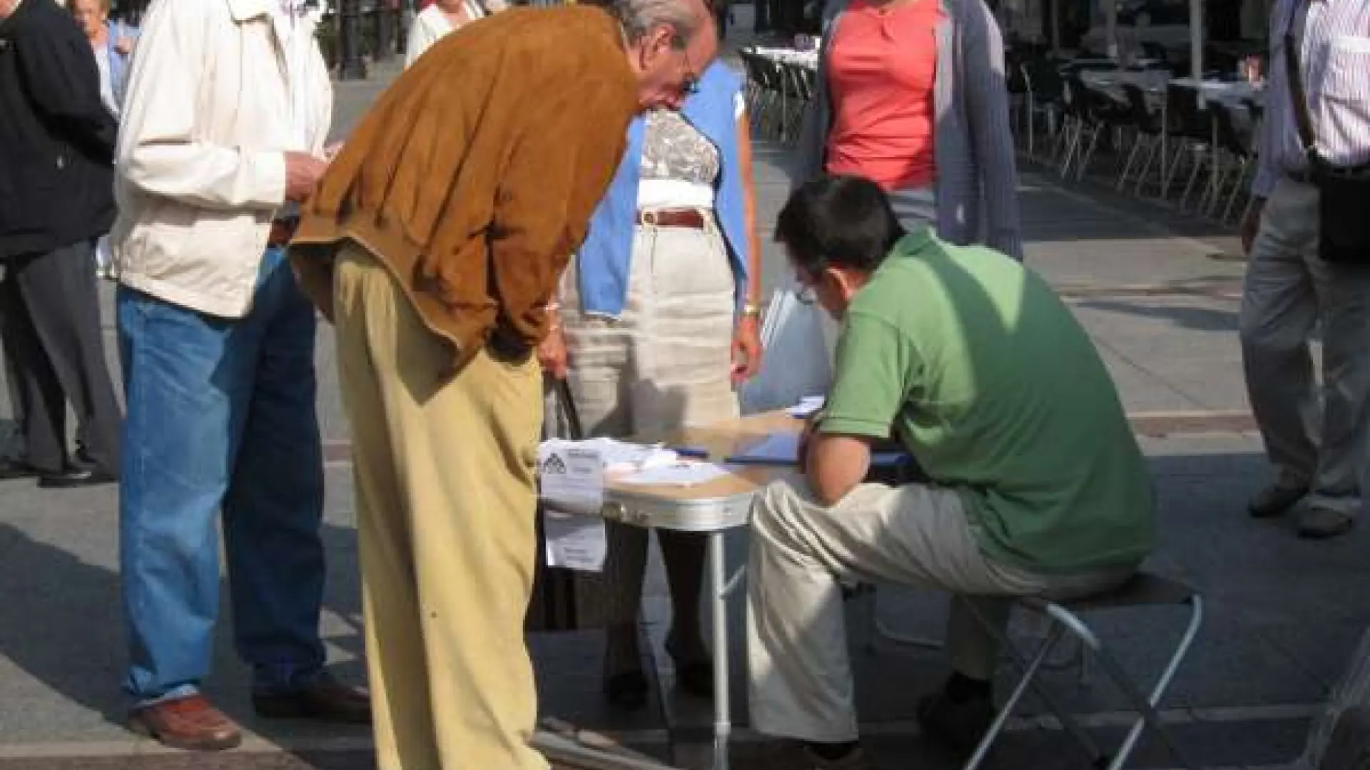 Gerardo Robles (Foro Gijón) afirma que la recogida de firmas va ...