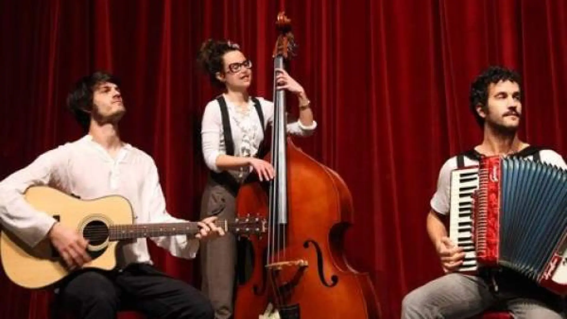 Els Catarres anuncian su primer disco tras arrasar en Internet y ser ...