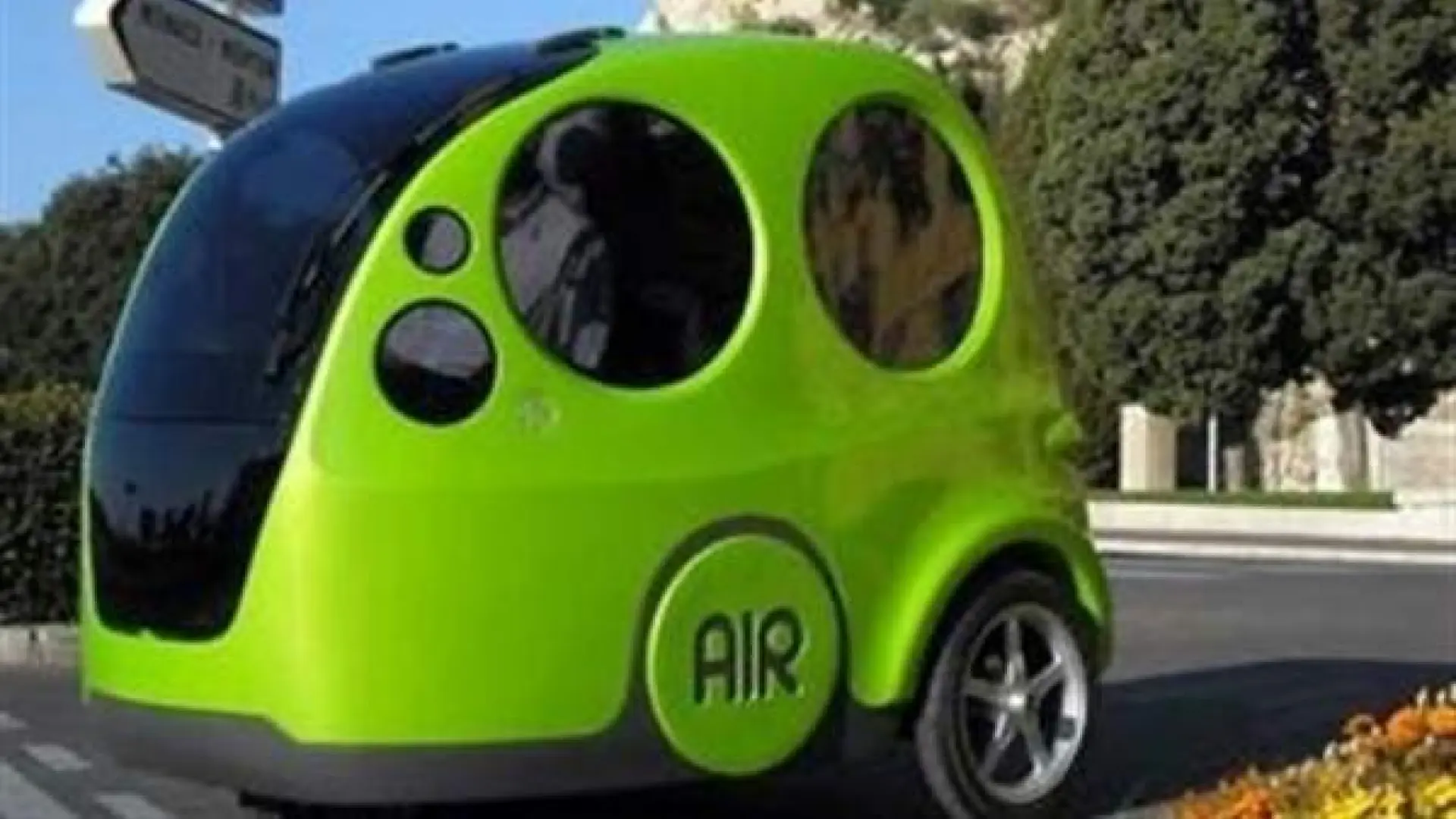 El AirPod, un coche que circula a 70 km/h con aire comprimido