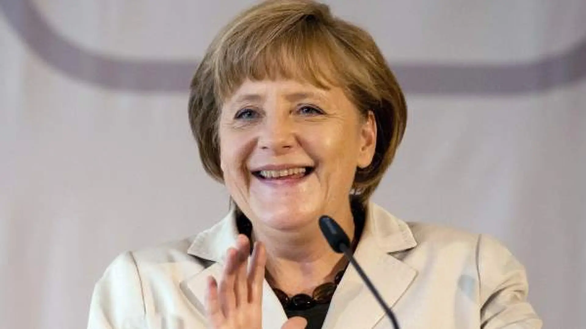 Angela Merkel se corona como la mujer más poderosa del mundo, según la ...