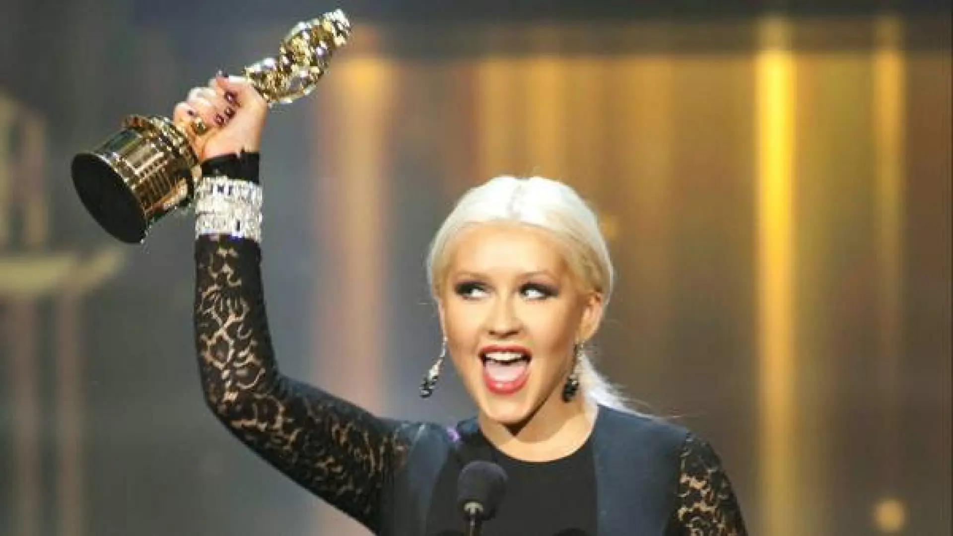 Los premios Alma reivindican lo latino y premian a Christina Aguilera y ...
