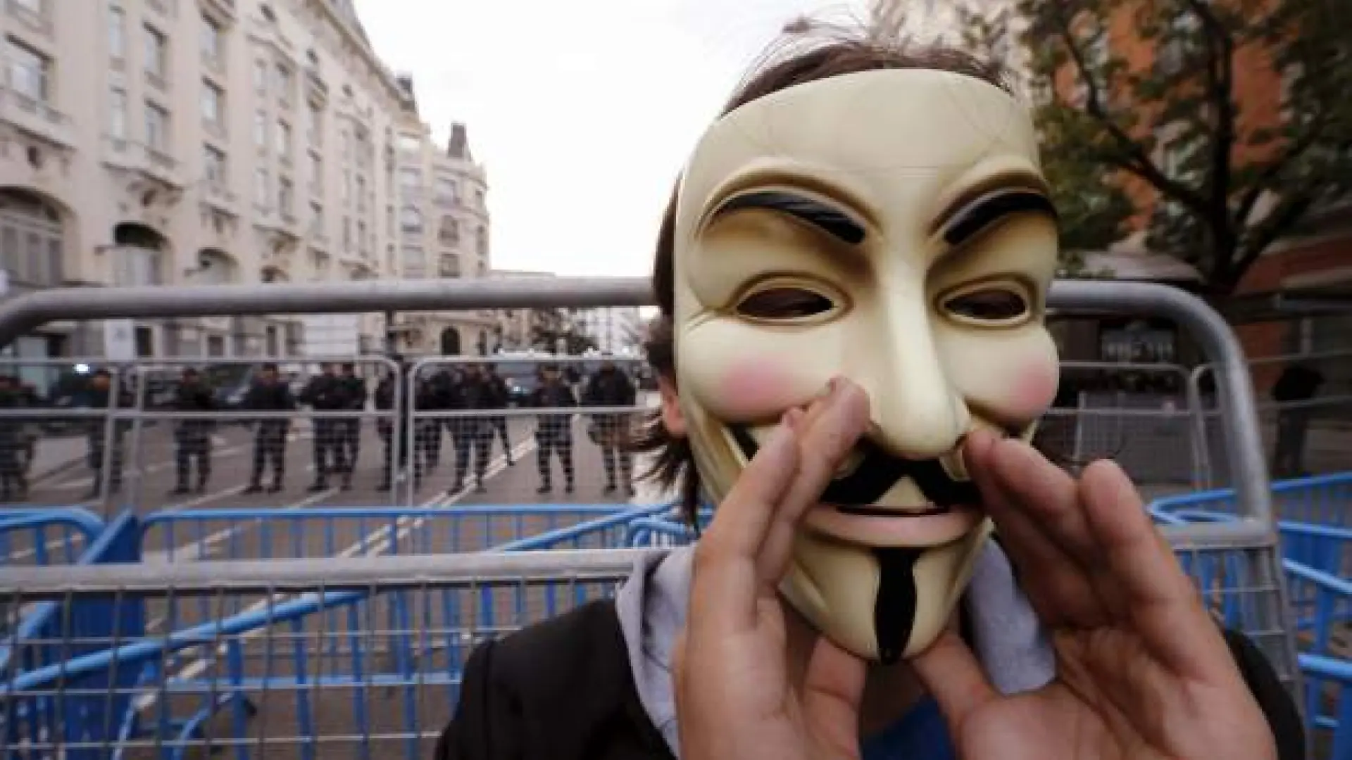 Ignacio Cosidó: "El Gobierno estudia prohibir manifestarse con la cara ...