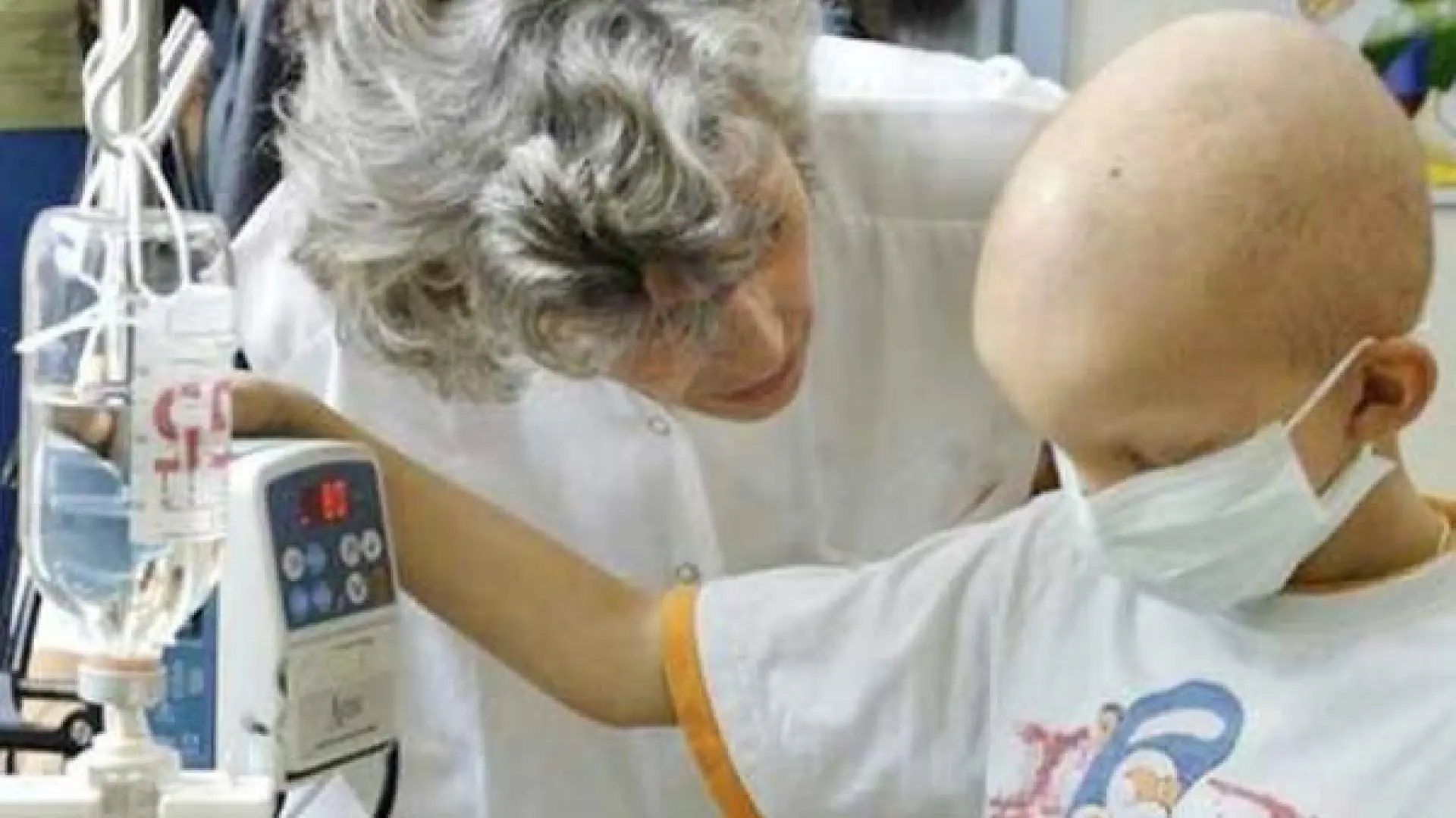 Una terapia experimental logra frenar un tipo de leucemia severa