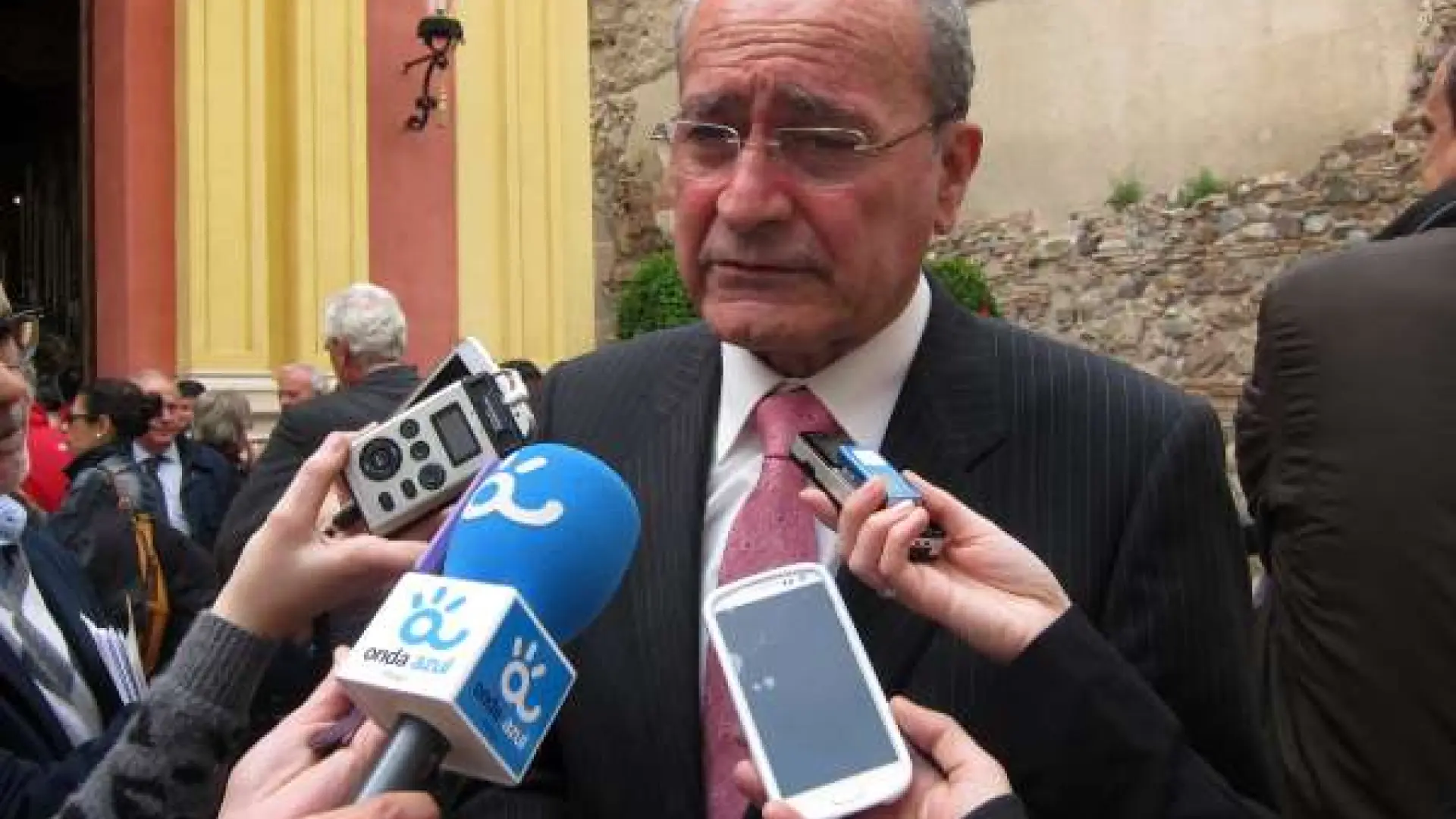 De la Torre dice a Caneda y Porras que las opiniones se dan ...