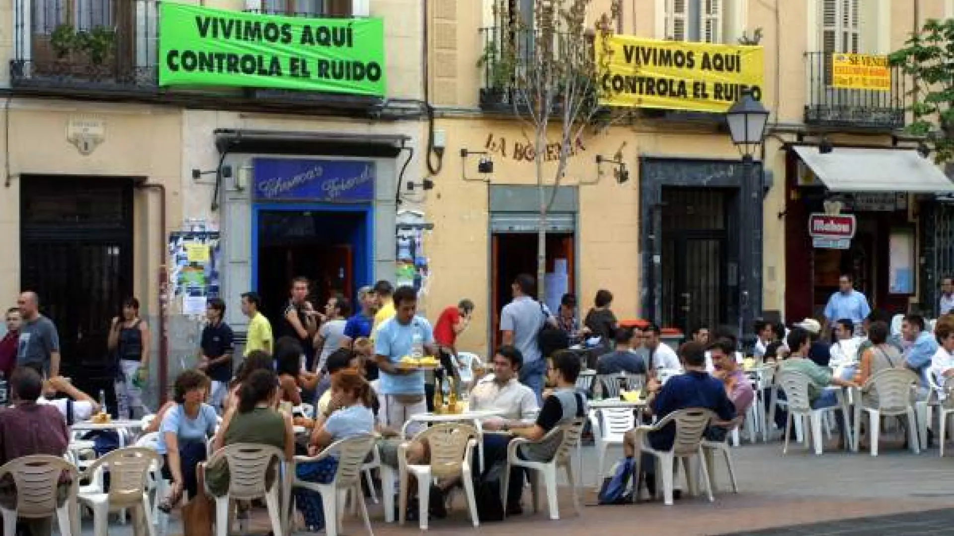 Ruido en casa: cómo actuar si tenemos un vecino ruidoso