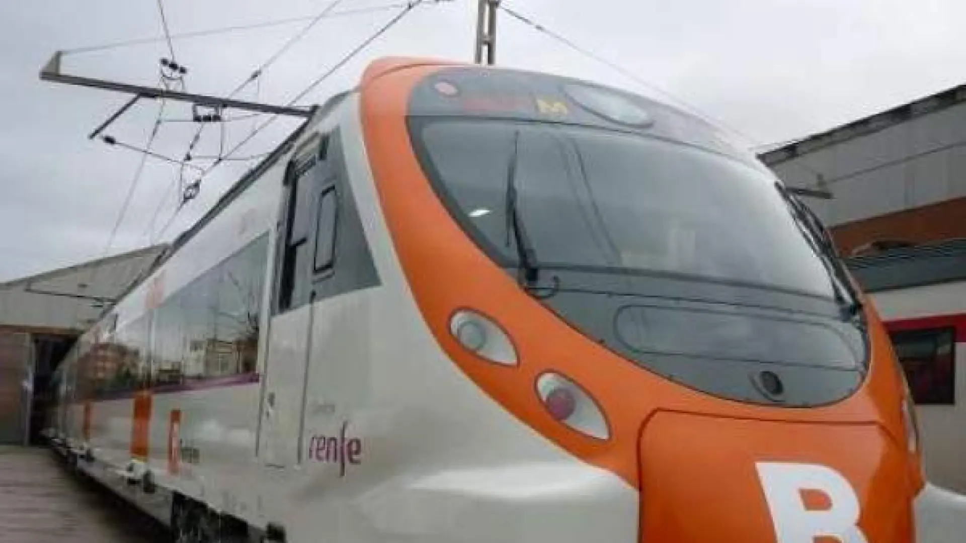 La línia R1 de Rodalies amplia el recorregut de 52 trens i millora l ...