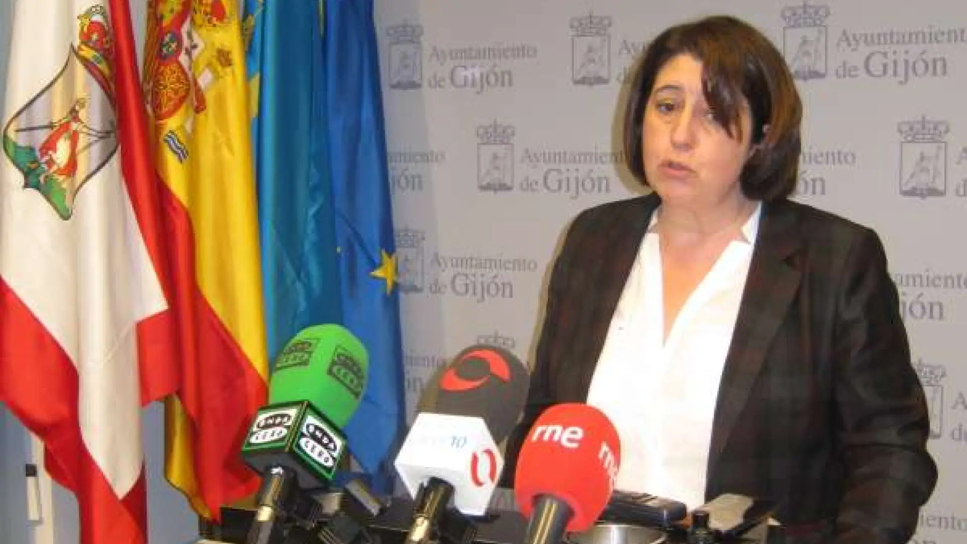 PSOE presenta un contencioso por la subida de retribución al ...