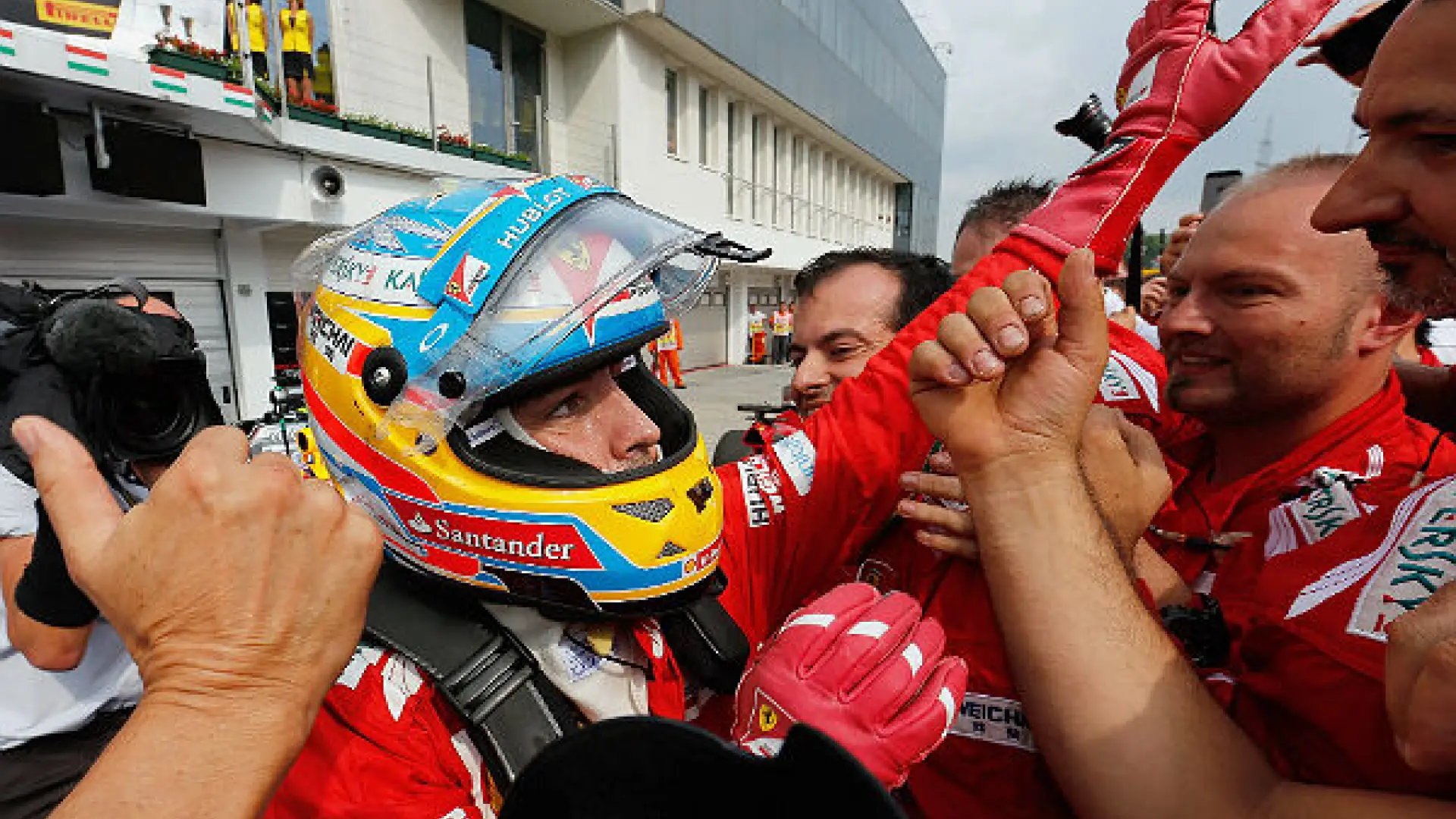 Alonso, el único piloto infalible de la parrilla