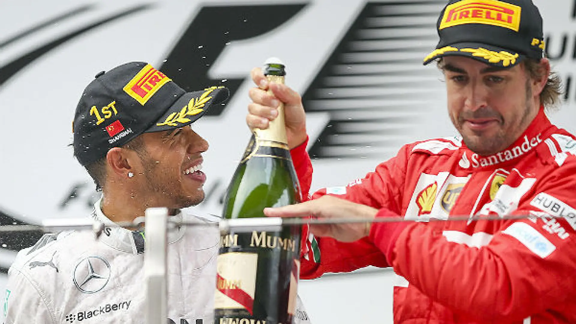 Hamilton, la clave para que Alonso fiche por Mercedes