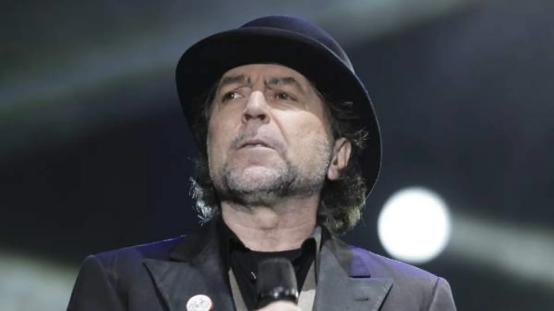 Sabina anuncia dos únicos conciertos en solitario en España