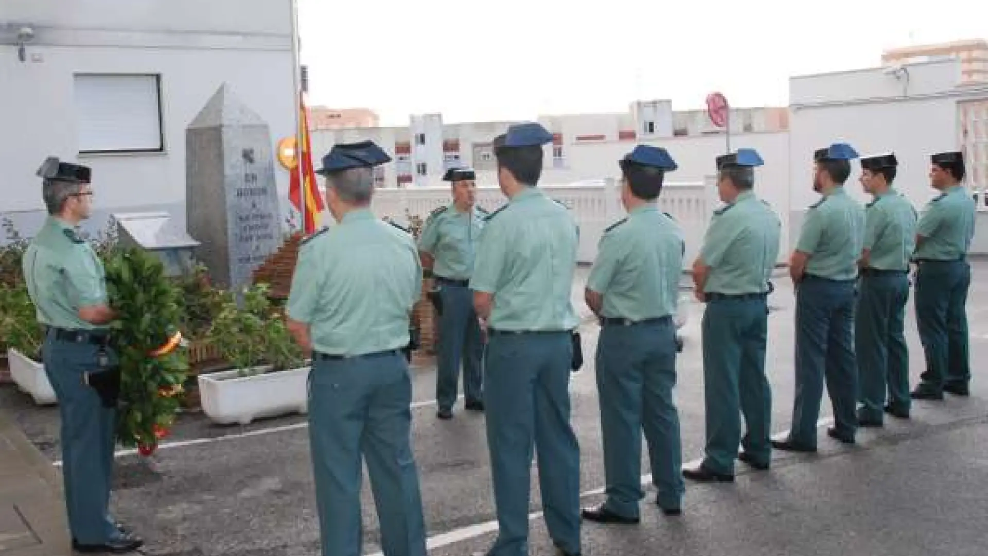 La Guardia Civil homenajea en Algeciras a los caídos y recuerda a una ...