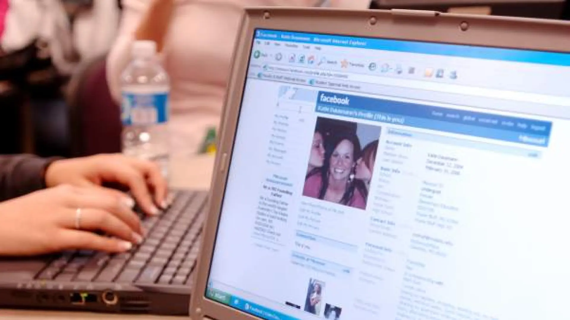 Facebook e Instagram prohíben la venta de armas entre particulares