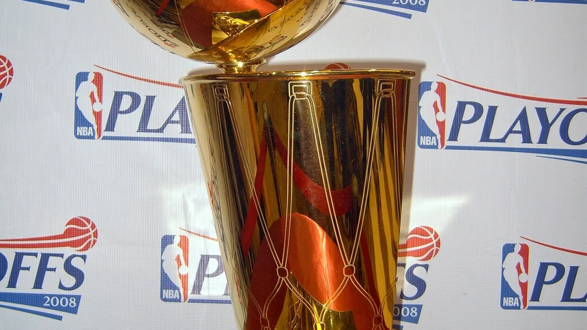 Trofeos, copas y medallas. El trofeo Larry O'Brien: el premio gordo de ...