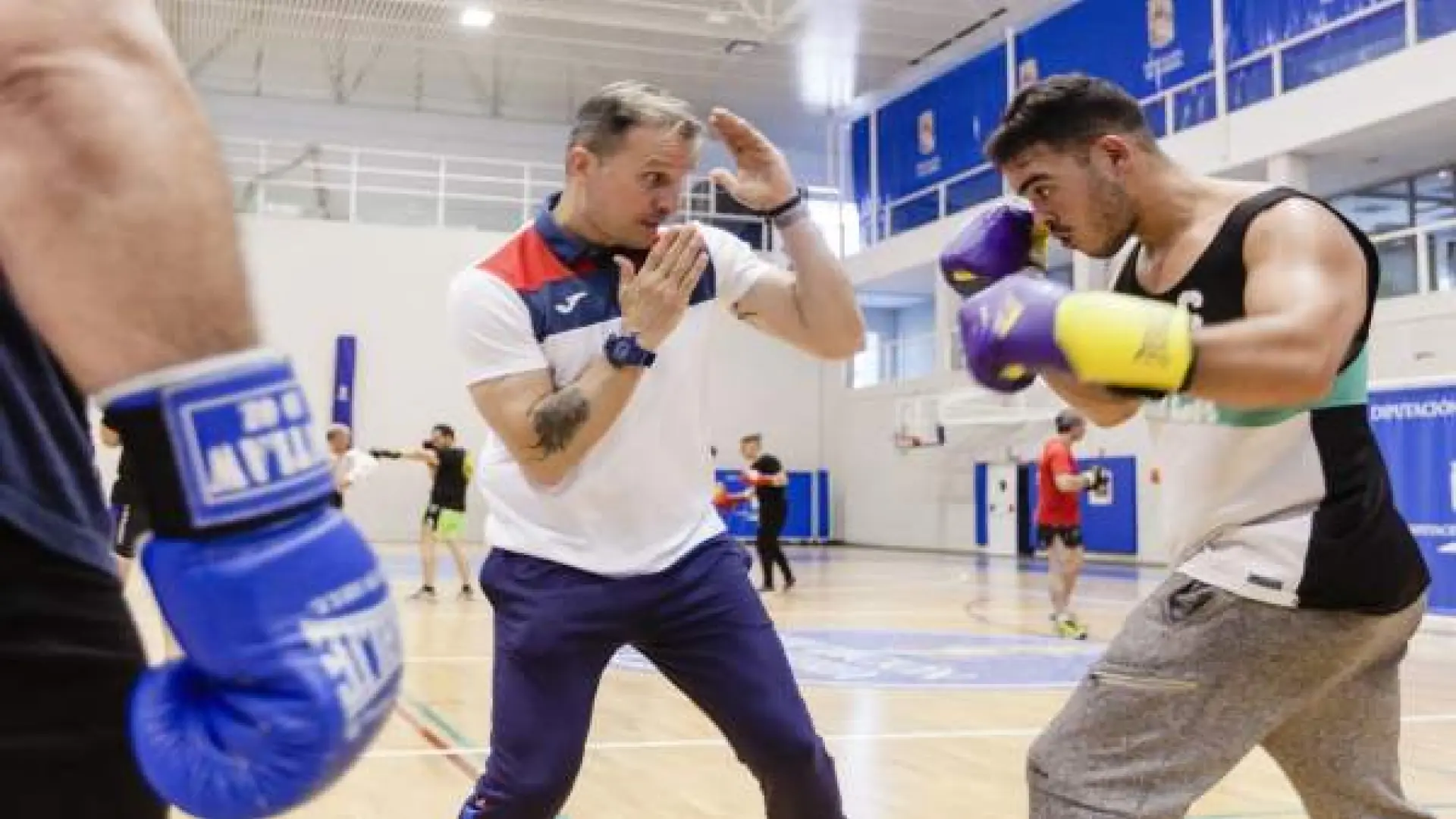 El mundo del boxeo recibe un homenaje en un curso impartido por Javier ...