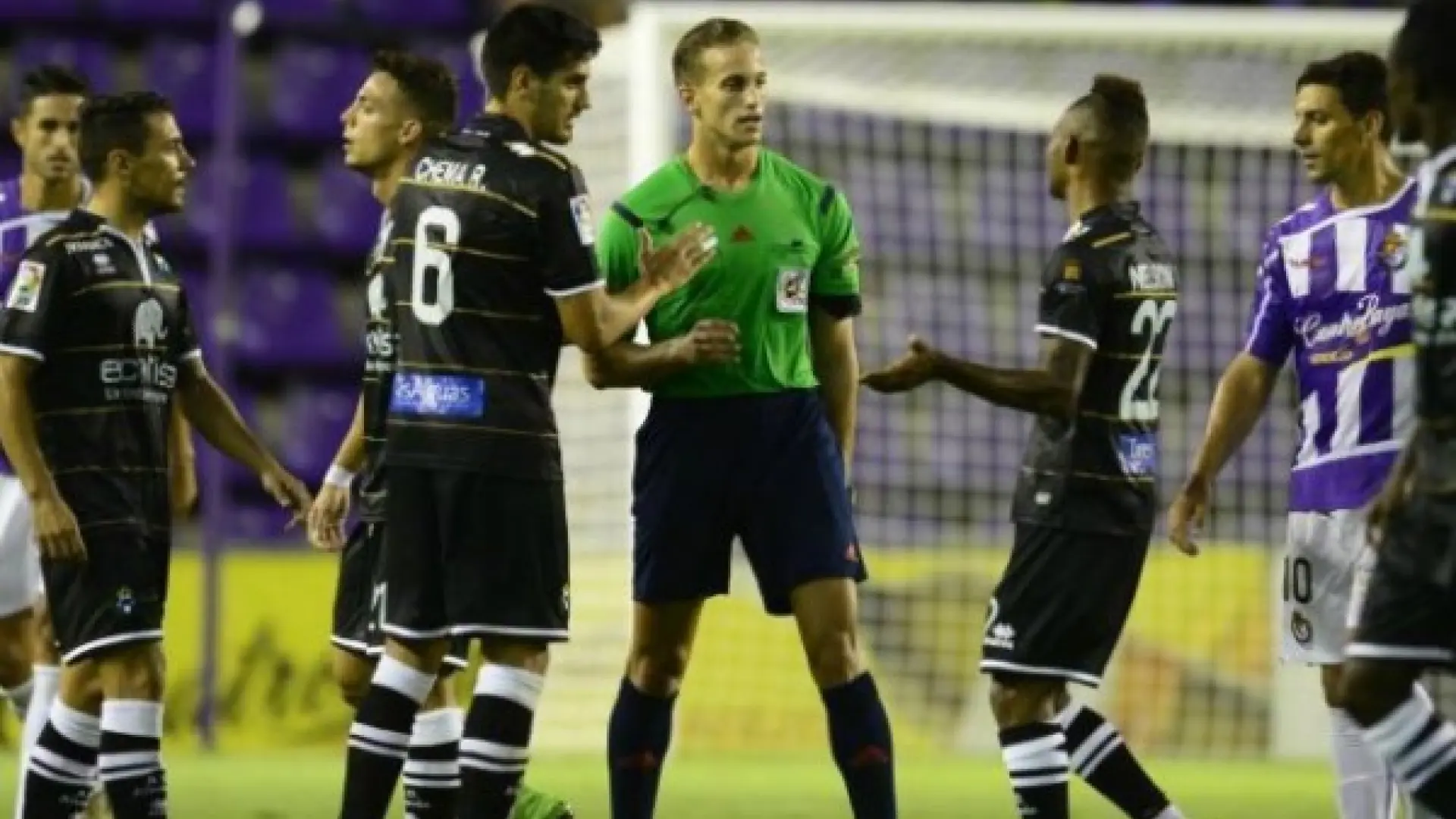 Alberola Rojas, el árbitro de Primera más joven de la historia