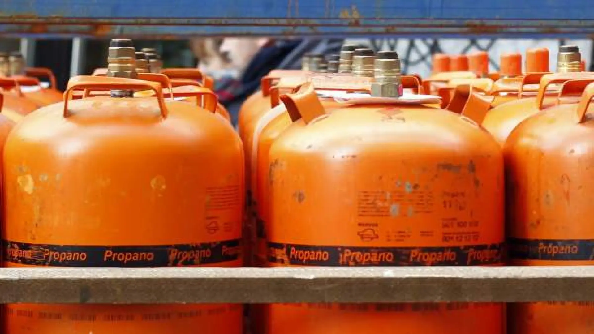 El butano volverá a subir este martes y acumula ya un repunte del 32% ...