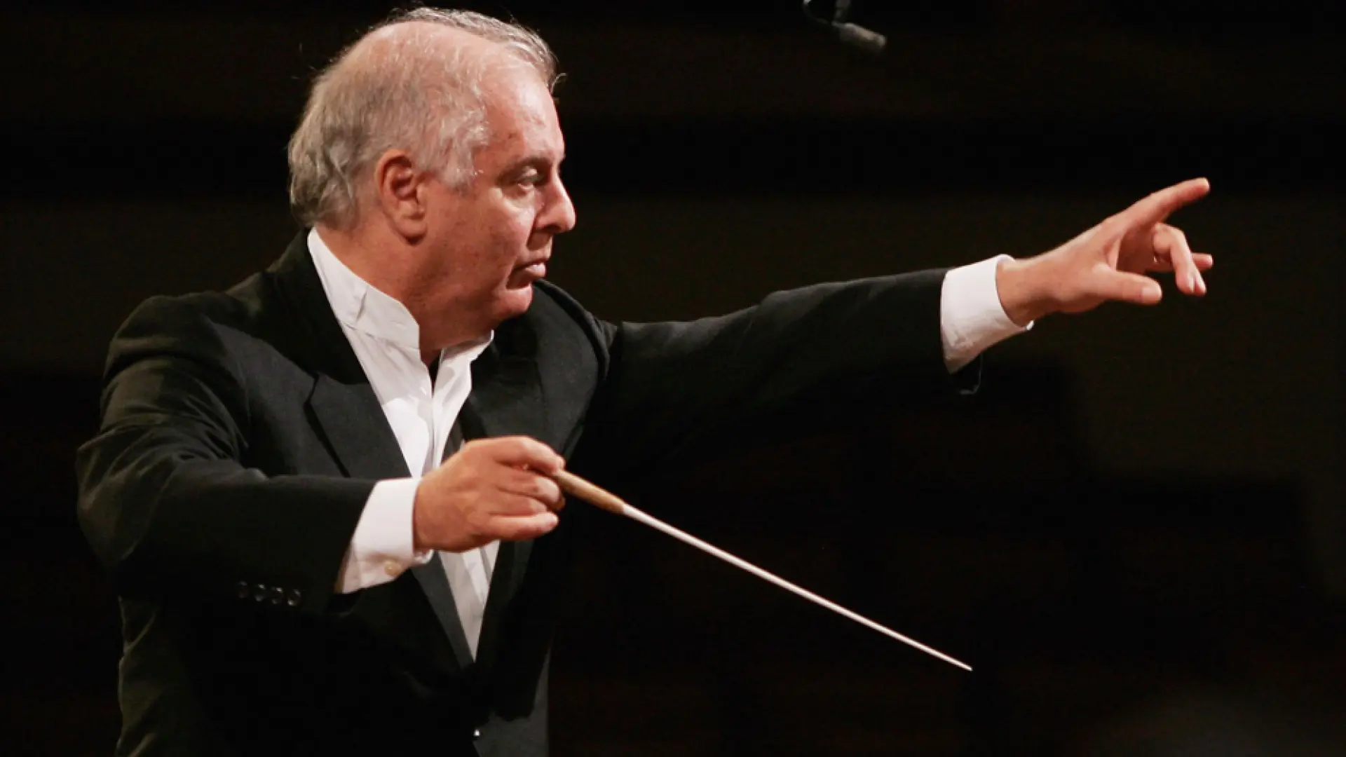 ¿Qué hace el director de una orquesta con las manos y por qué es tan ...