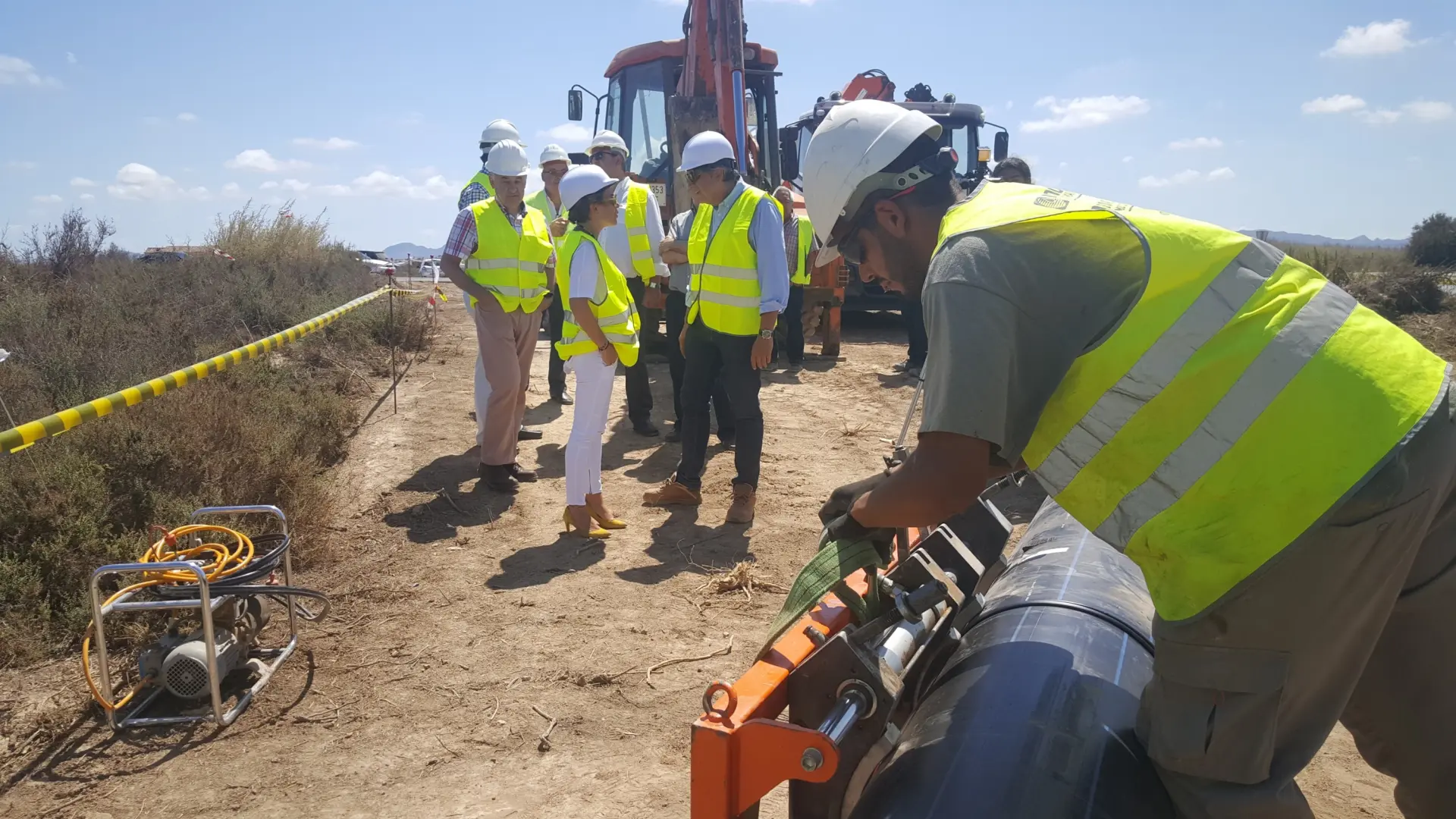 Agricultura trabaja simultáneamente en varios tramos de la conducción ...