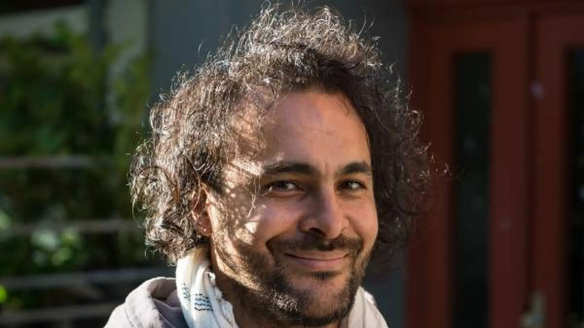 El artista francoargelino Kader Attia gana el Premio Joan Miró