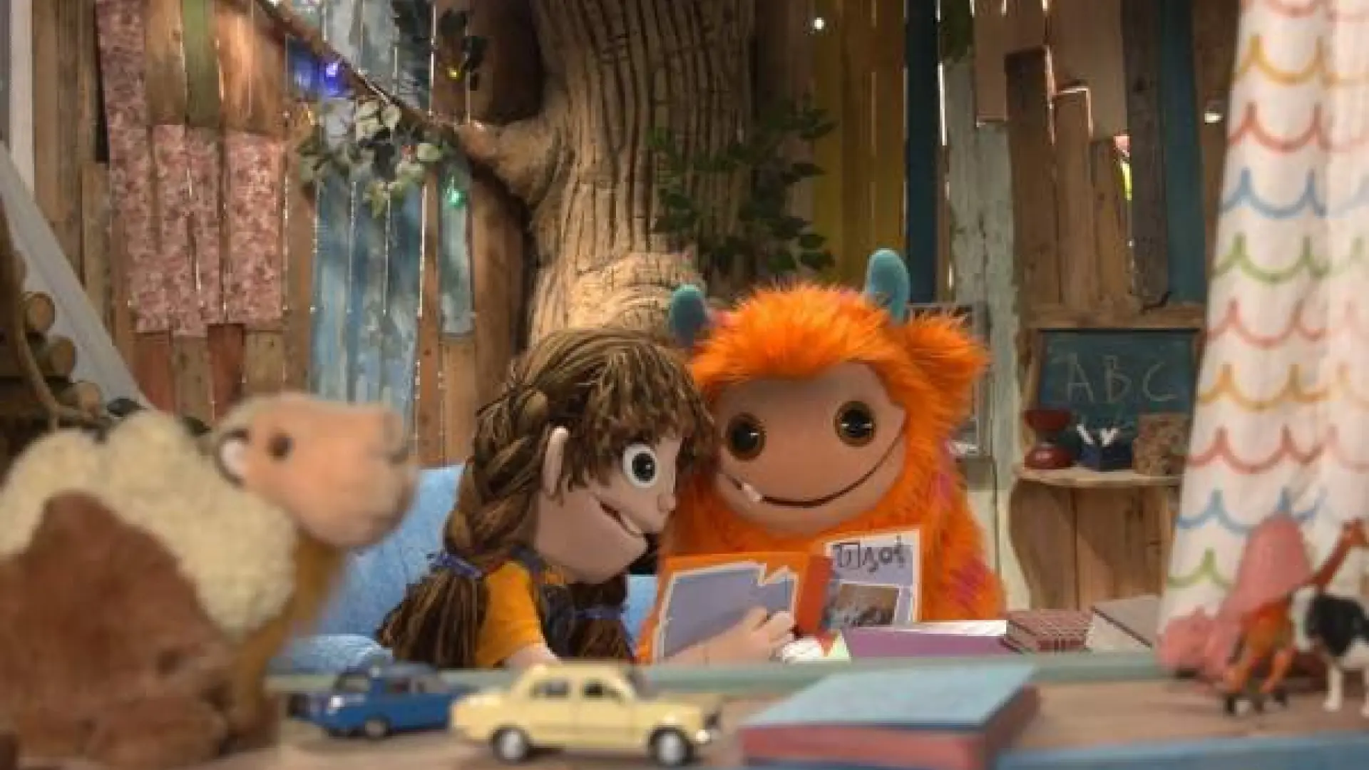 À Punt Mèdia estrena en la web 'Júlia i Gilbert', la primera producció ...