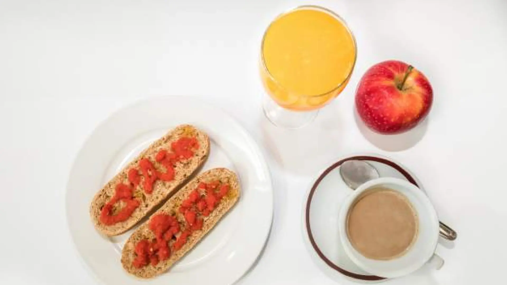 El desdejuni en els xiquets i el sopar en els majors, els menjars que ...