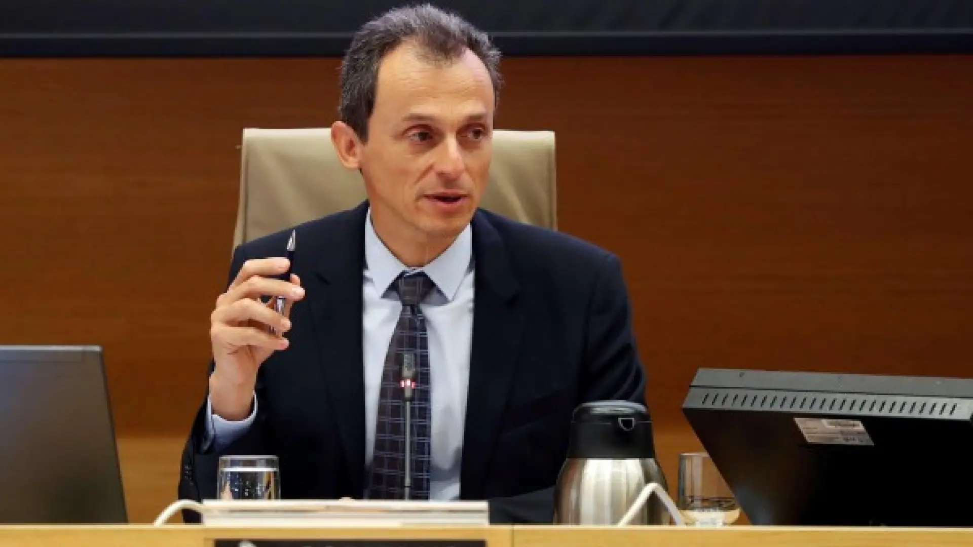 El Exastronauta Y Ministro Pedro Duque Le Da Una Lección A Casillas