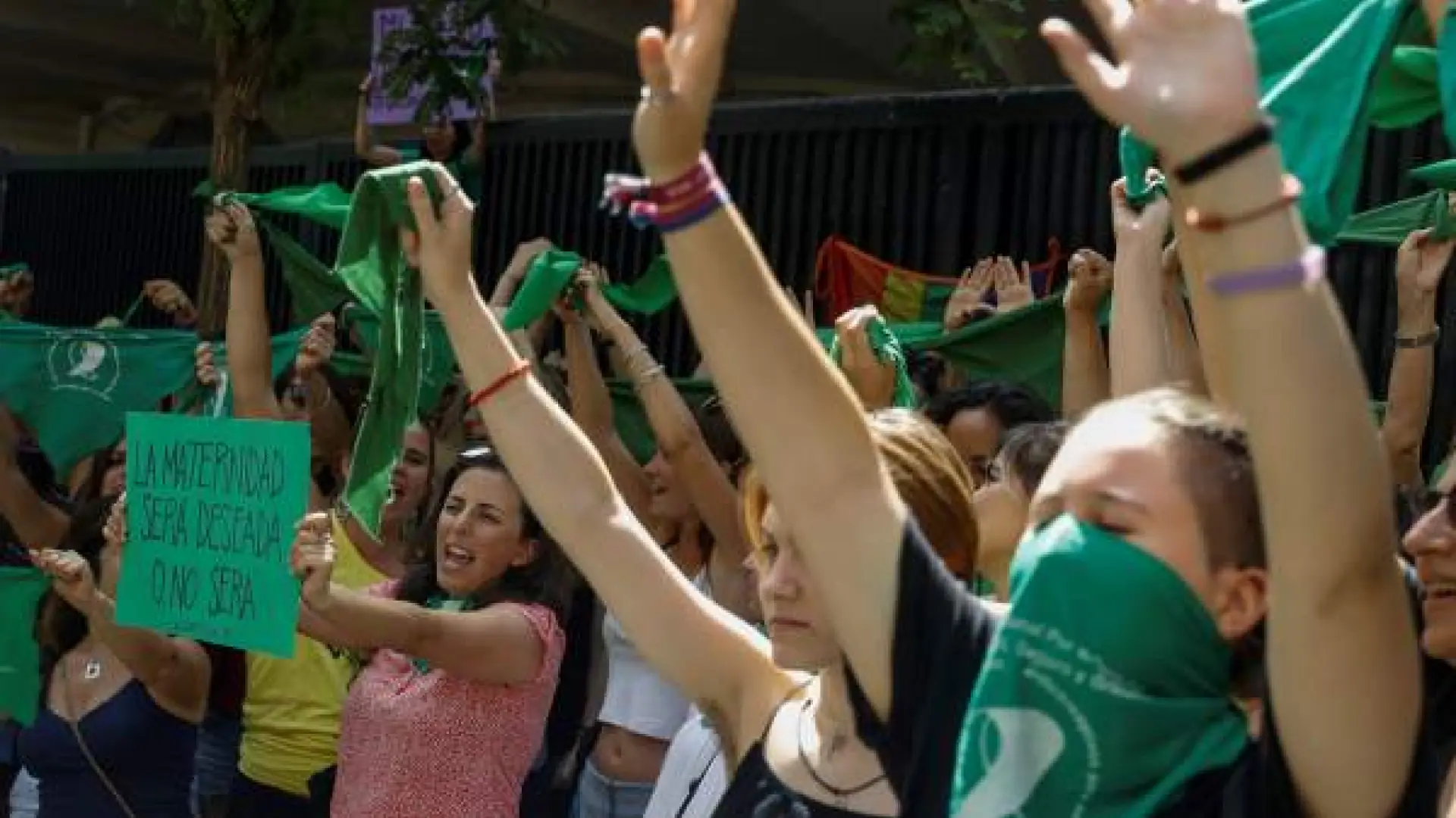 PSOE, Podemos e IU piden que el Senado de Argentina apruebe la ley del ...