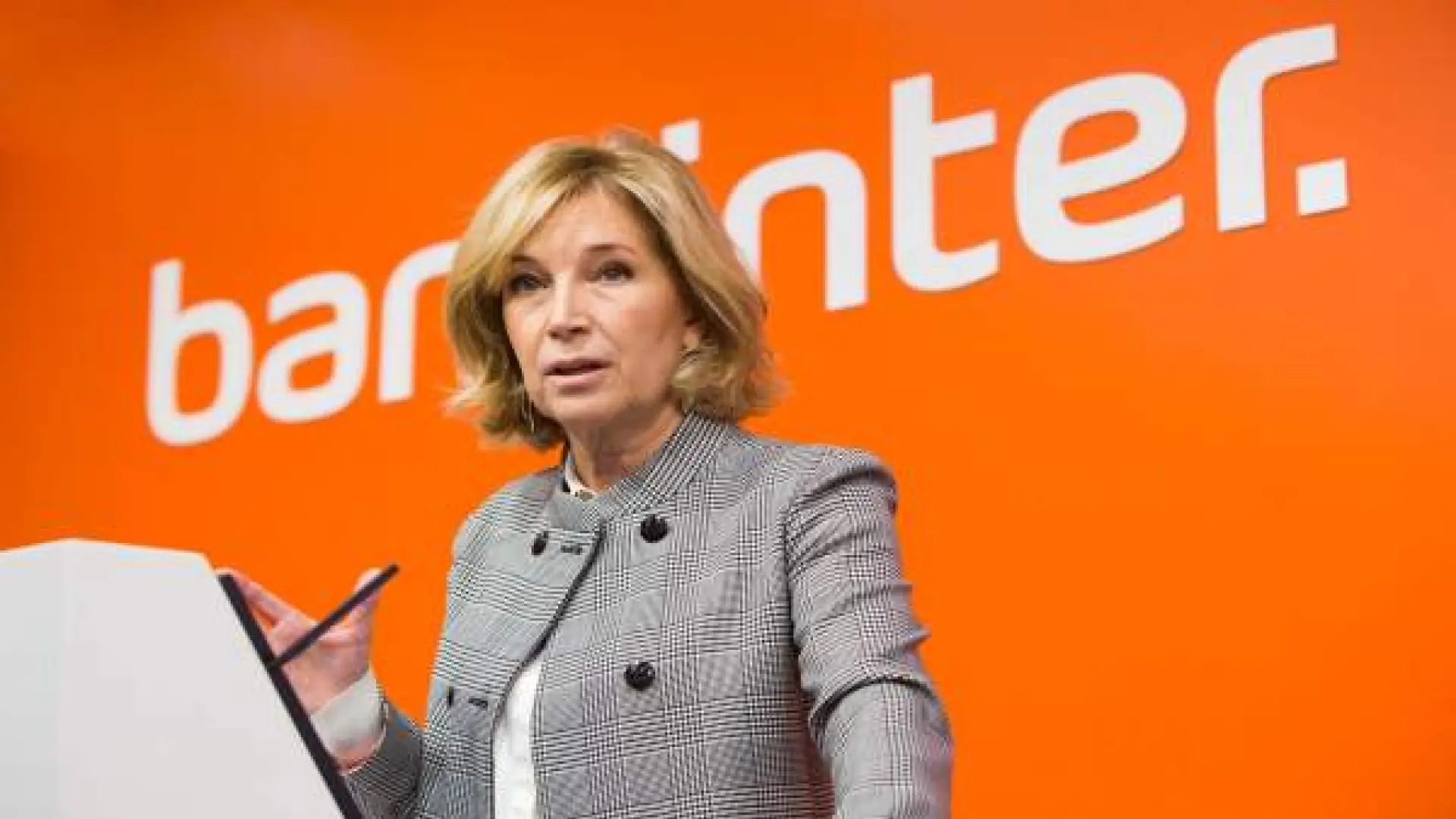 Bankinter compra Evo Banco para mejorar en el negocio de la banca digital