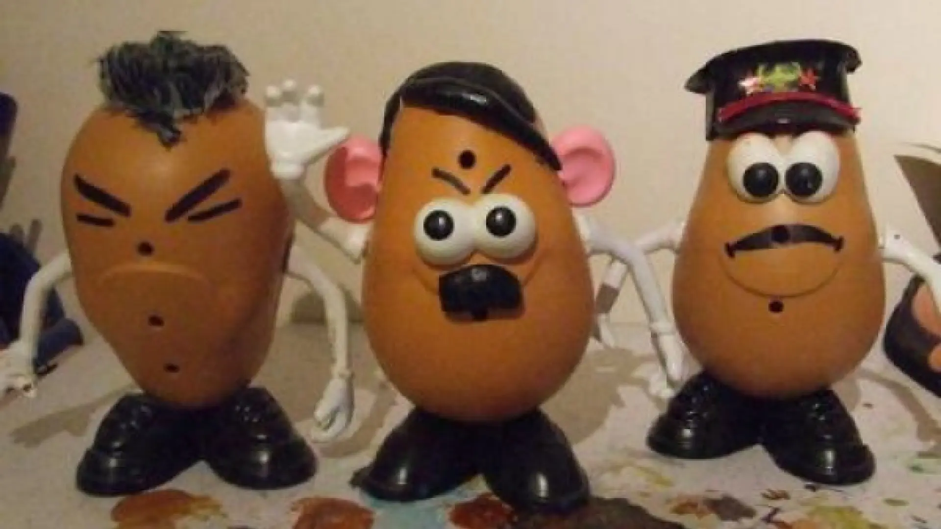 Adolf Hitler Thomas Patatas y sus padres, carne de meme en las redes