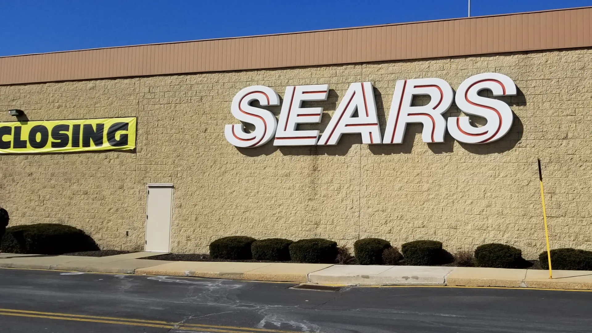 Sears no puede cantar victoria: un grupo de acreedores demanda al ...