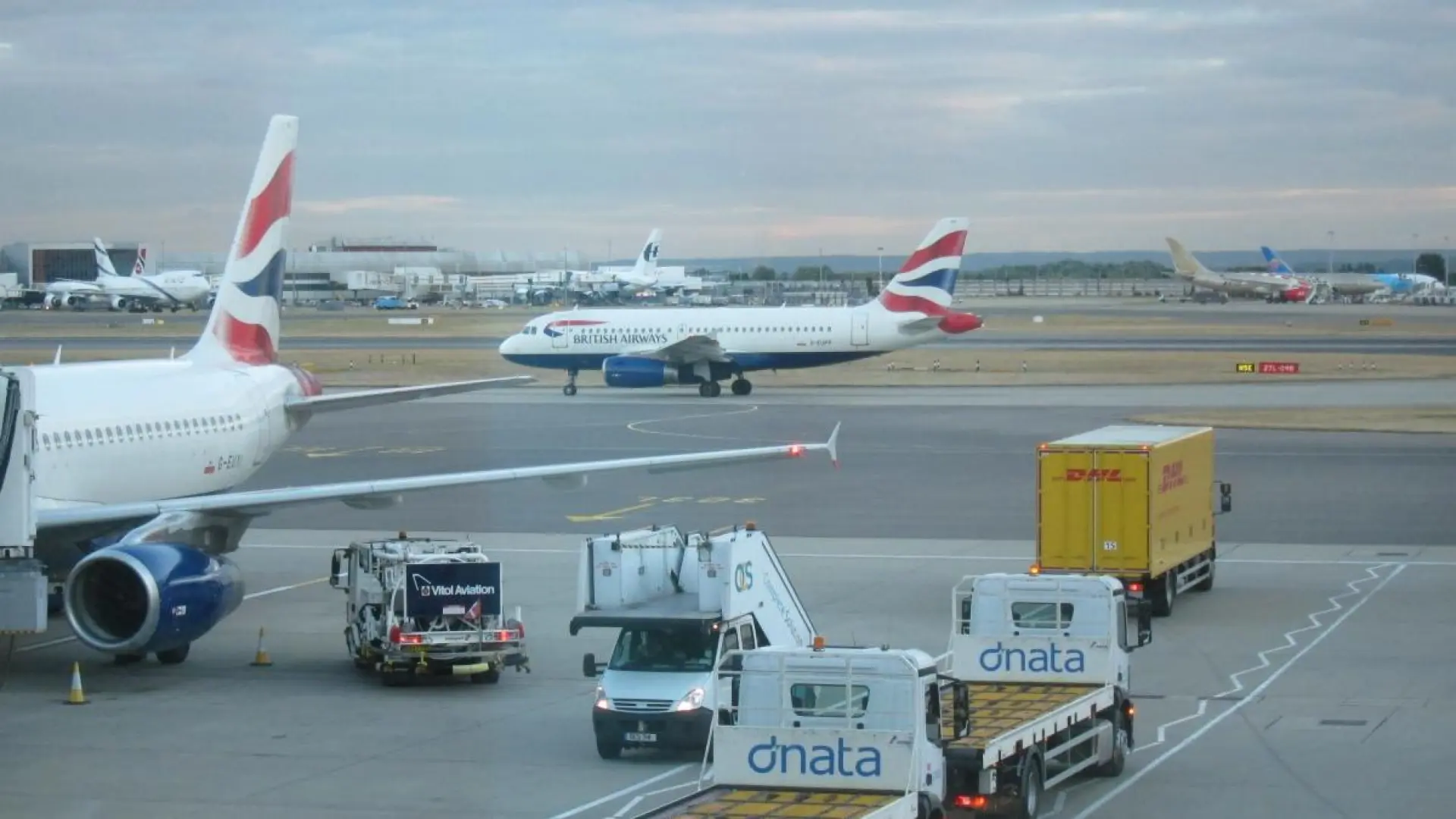 El aeropuerto de Valencia estrena una ruta diaria a Londres-Heathrow ...
