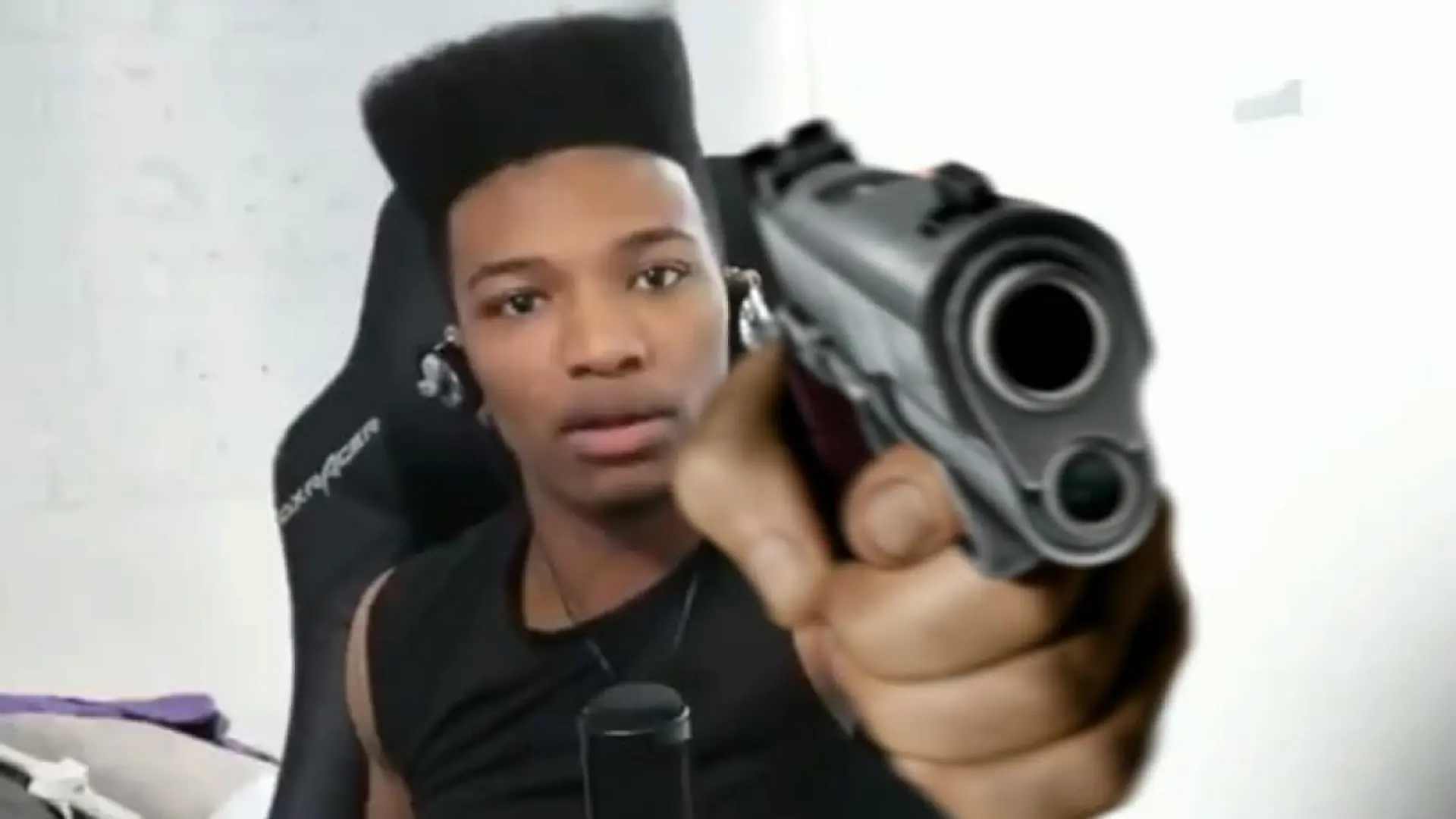 El youtuber Etika emite por Instagram su detención tras denominarse ...