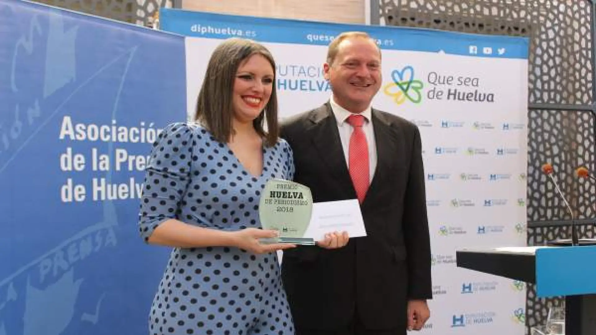 La periodista Raquel Rendón recoge el Premio Huelva de Periodismo por ...