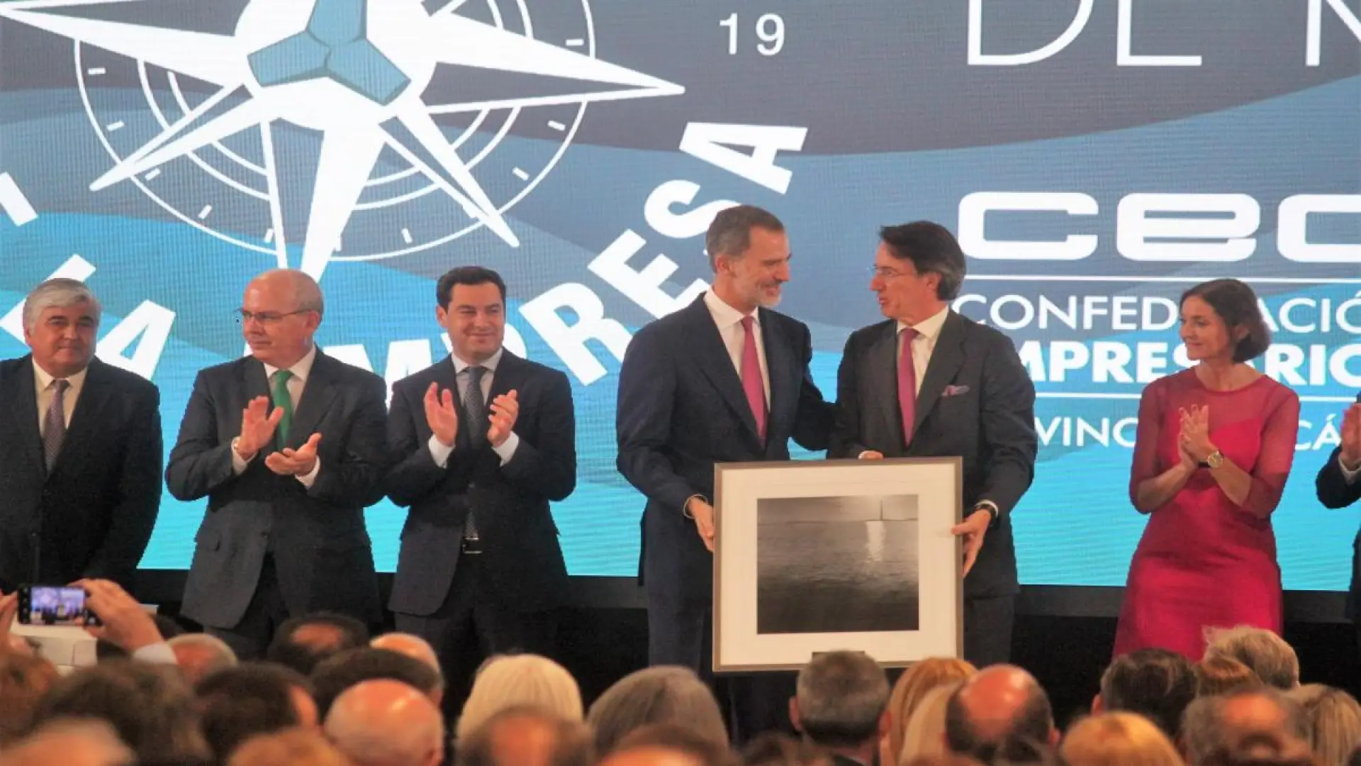 El Rey asiste a la 'Noche de la Empresa' de la CEC en la Base de Rota ...