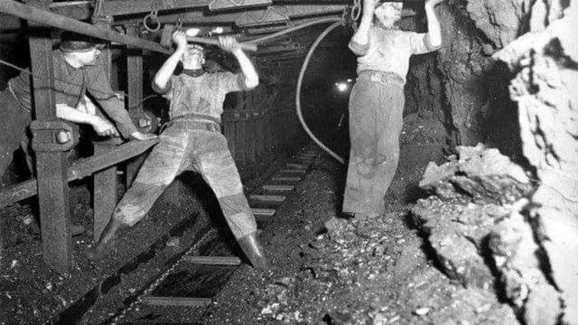 Olloniego recordará su pasado minero con un mural de 18 metros