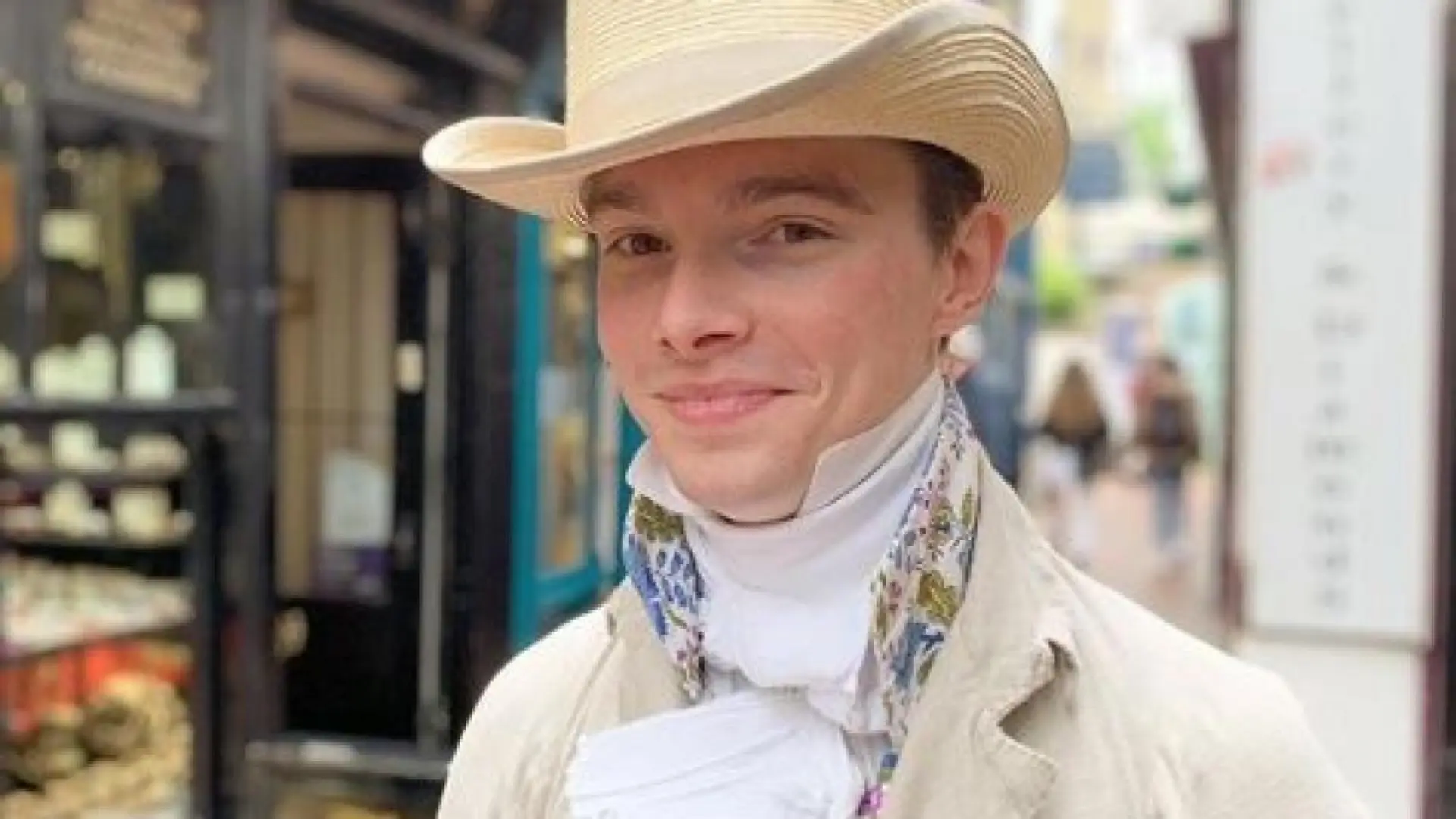 Zack Pinsent, el joven que viste a diario como un caballero del s. XIX ...