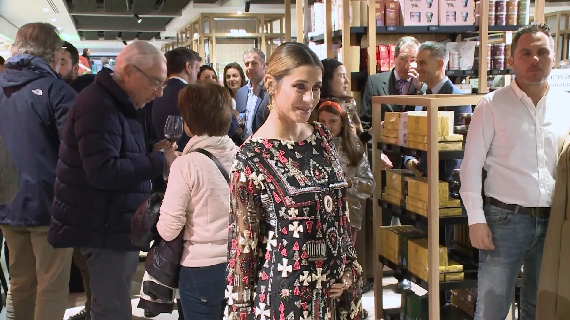 Vídeo: La llegada de un nuevo bebé revoluciona la vida de Elena Tablada