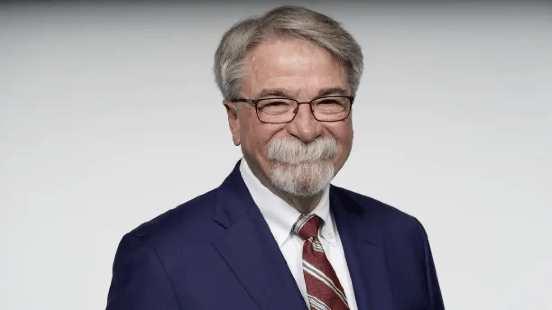 La curiosa y viral barba de Steve Underwood, expresidente del equipo de ...