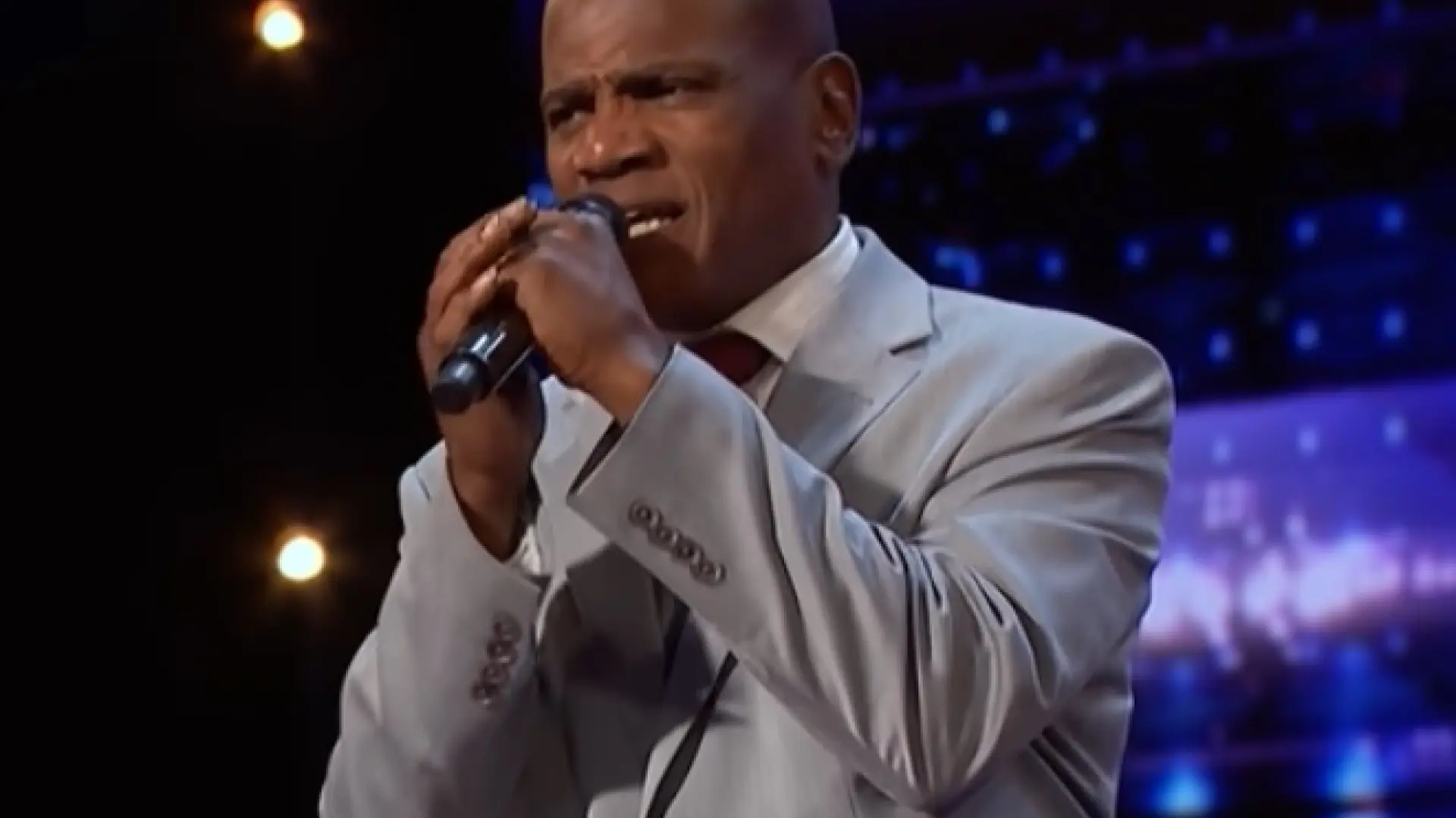 Pasó 37 años en prisión por un crimen que no cometió y ahora triunfa ...