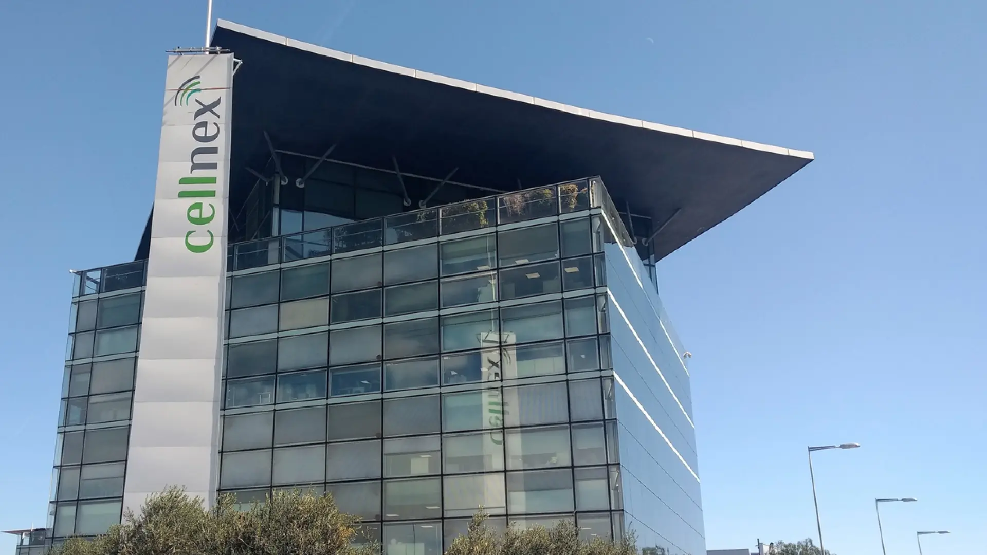 Cellnex se prepara para comprar 15.000 torres con la vista puesta en ...