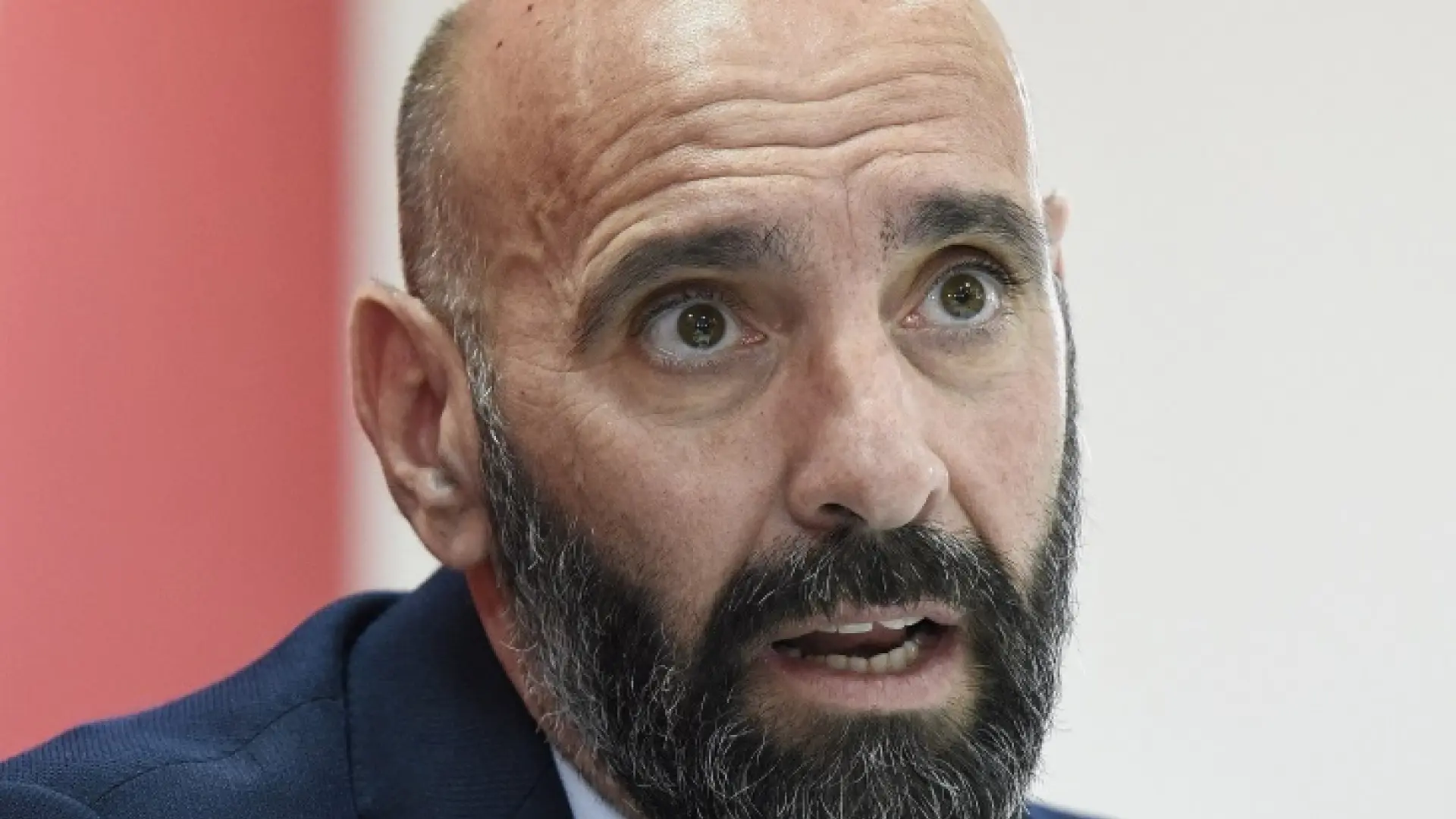 El polémico 'like' de Monchi sobre la brutal patada de Paulista a ...