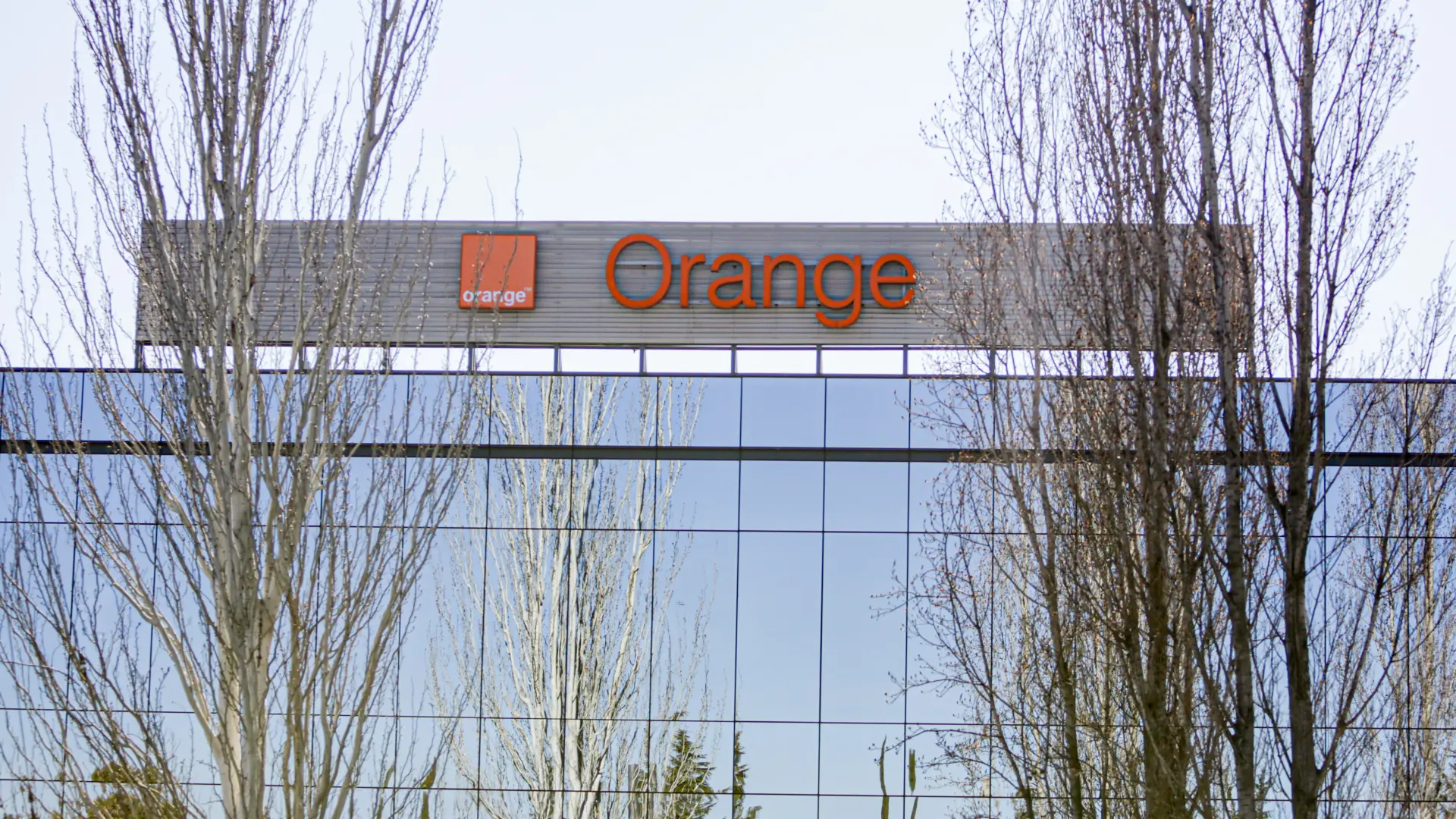 Orange se suma a las ofertas veraniegas y regalará hasta 100 GB a sus ...