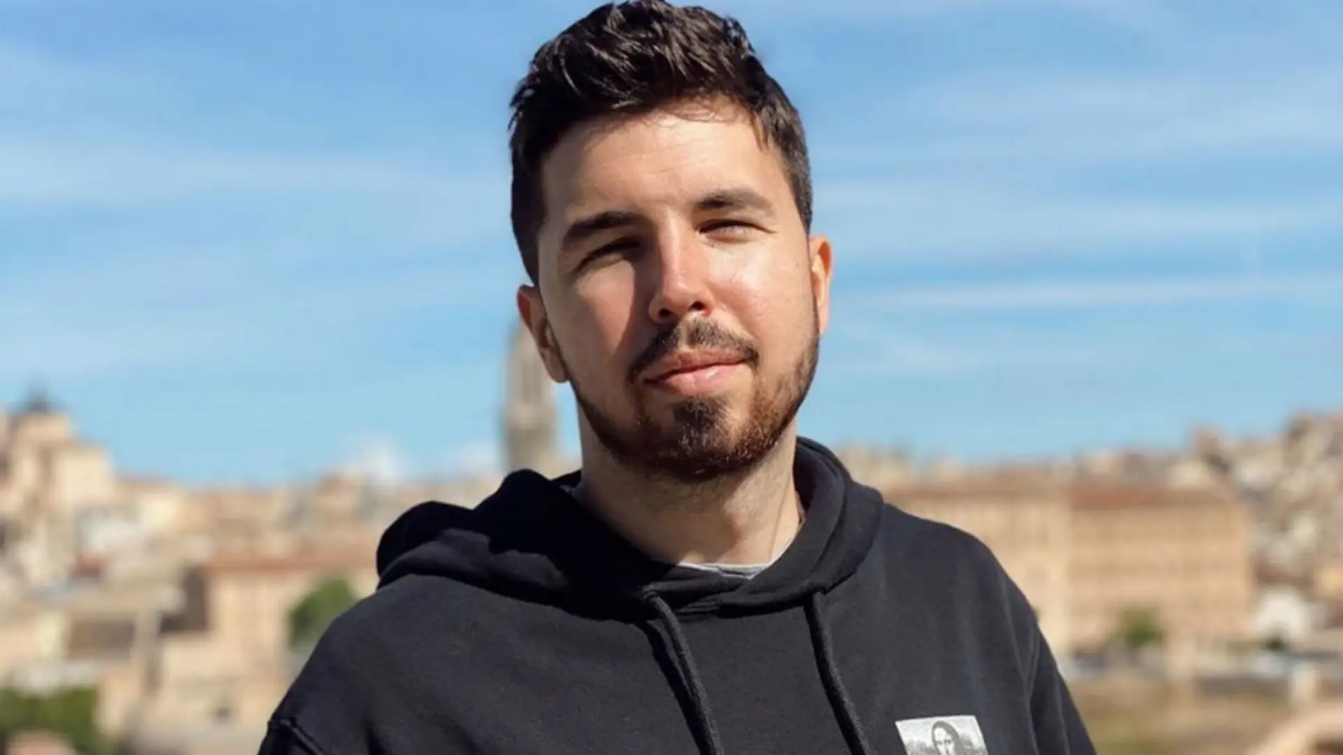 El 'youtuber' Willyrex ya es padre: "¡Ha nacido María!"