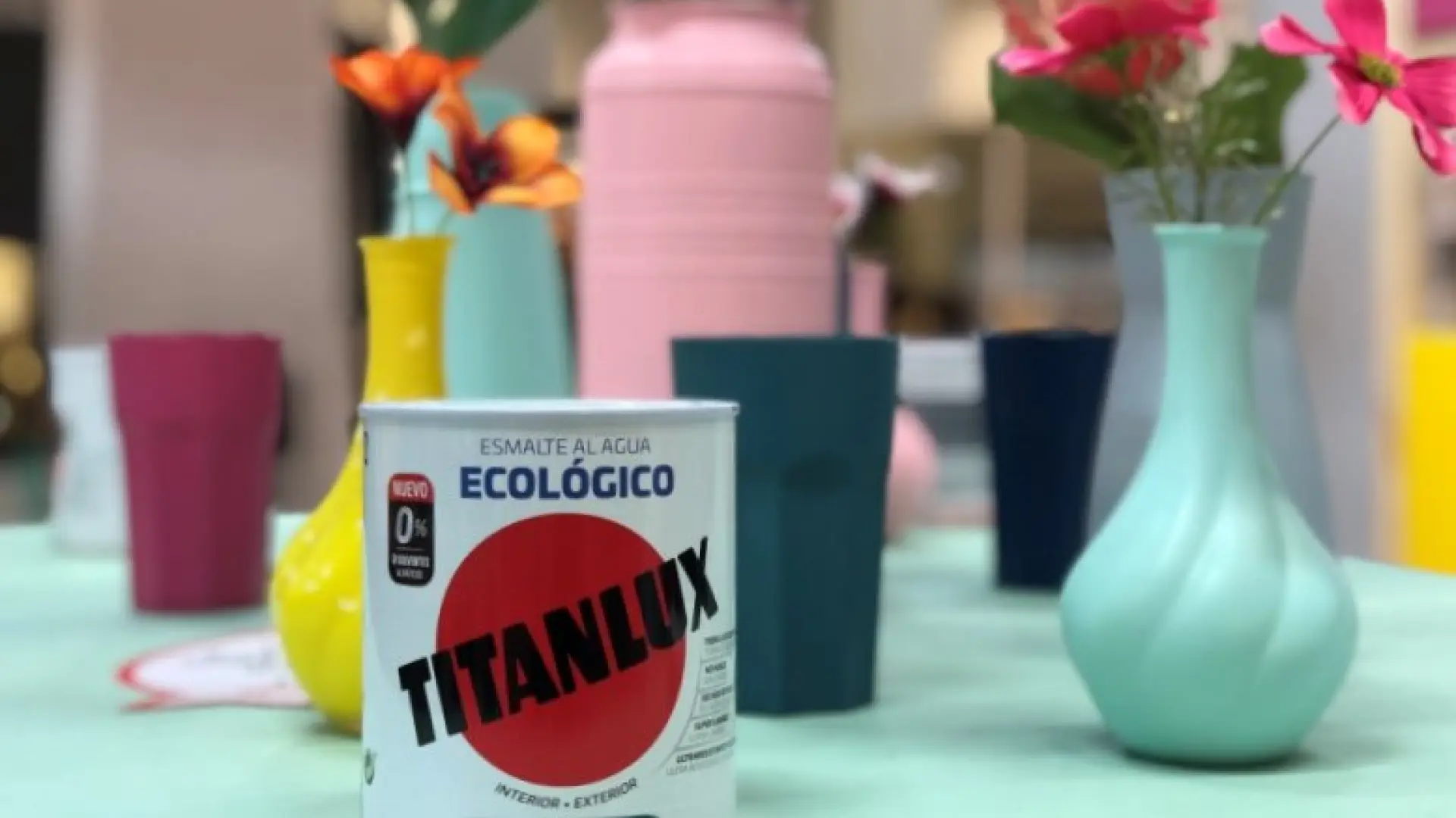 Las pinturas Titanlux pasan a manos de la multinacional holandesa AkzoNobel