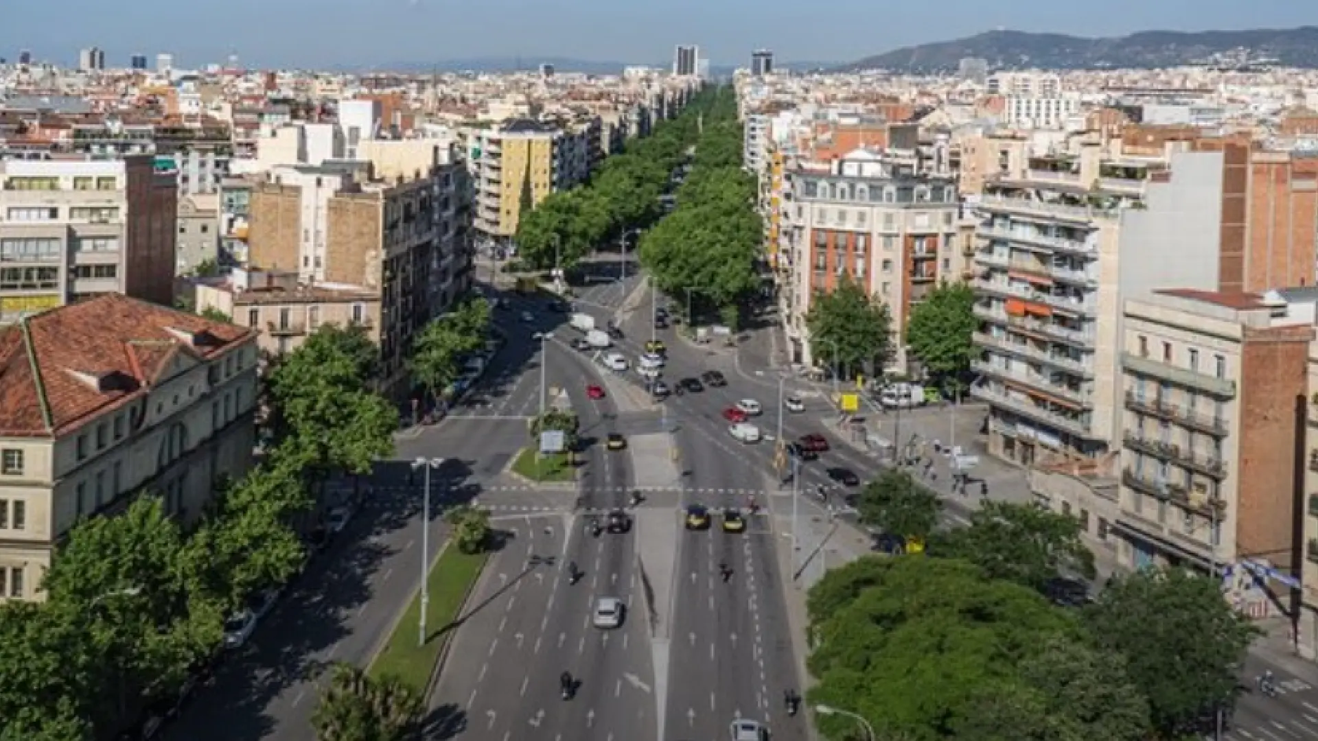 Descubre la calle más ancha de España, que en algunas zonas superaba ...