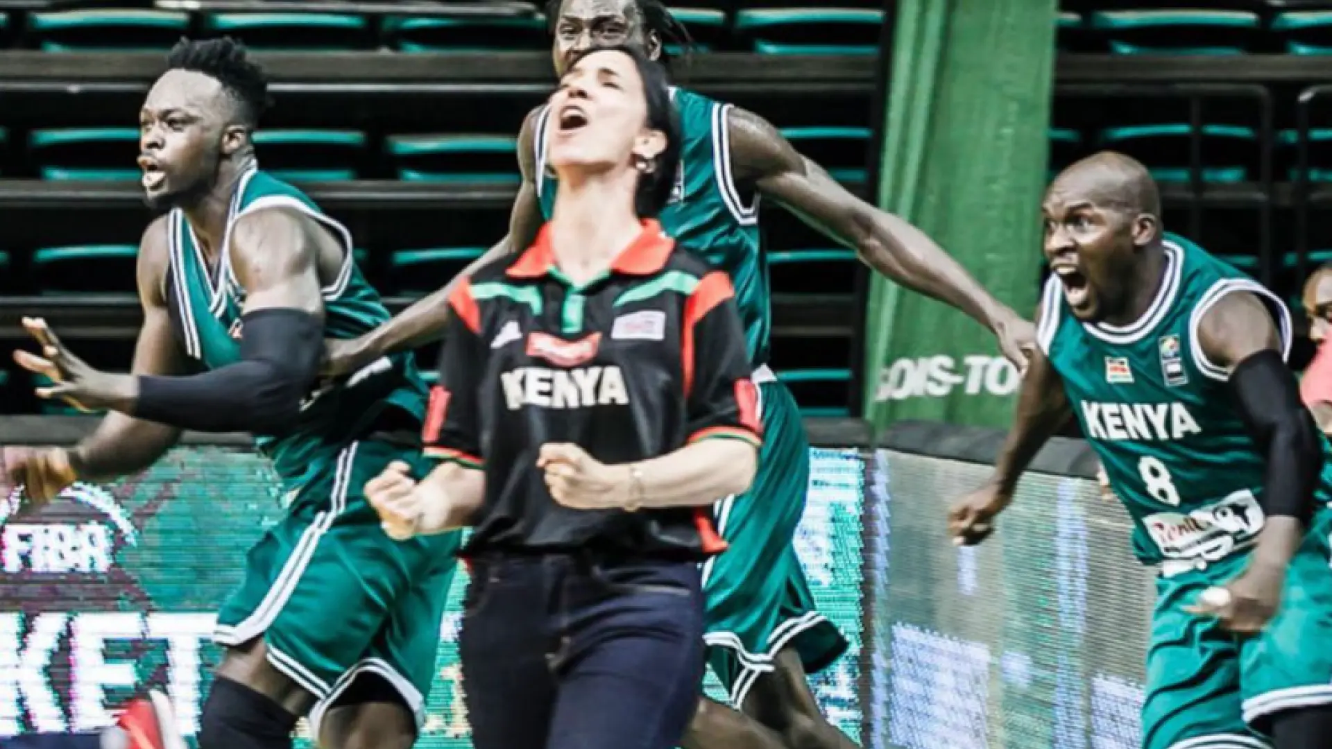 Liz Mills hace historia como la primera mujer en llevar a una selección ...