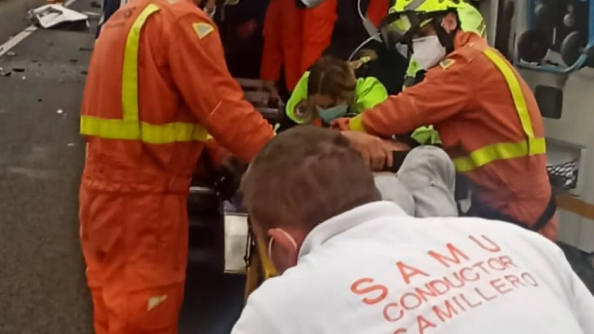 Sucesos.- Herido un hombre de 46 años en un accidente entre un coche y un camión en Alzira