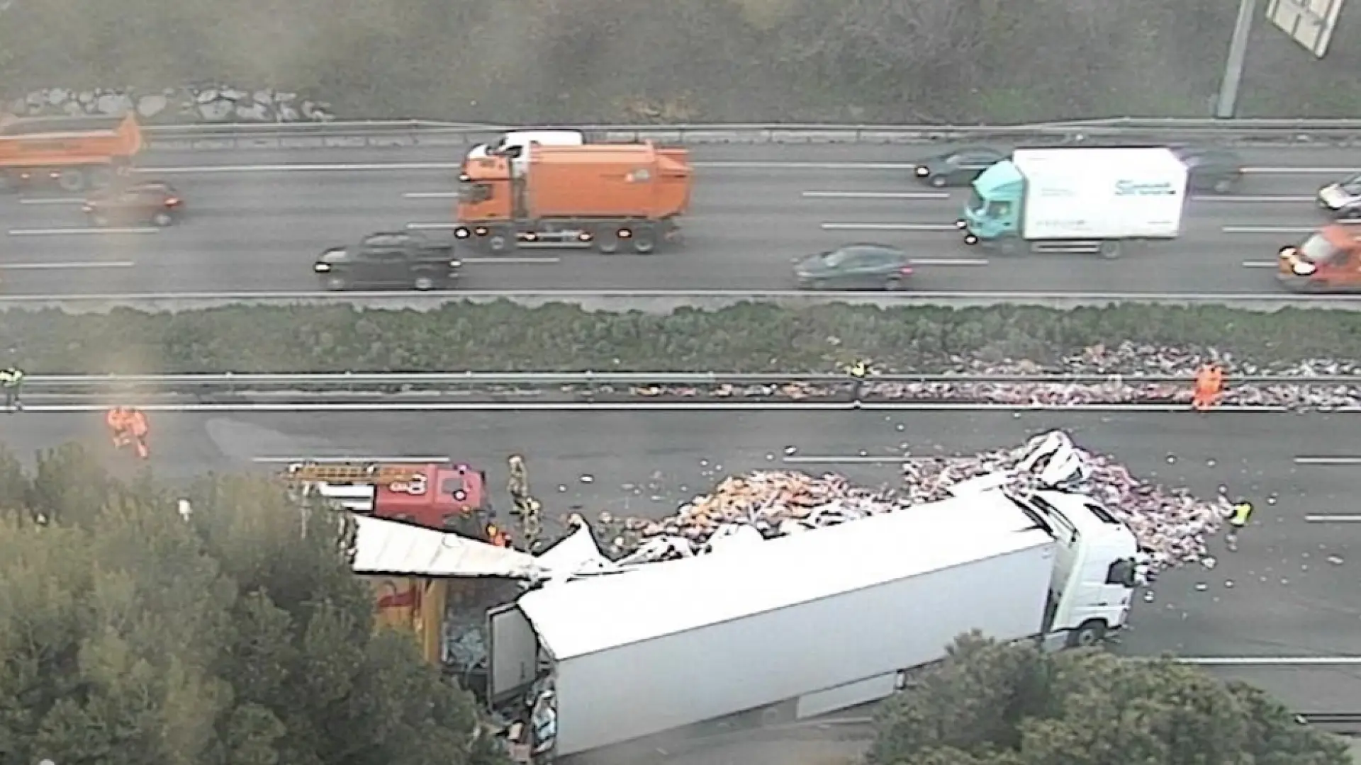 Un Accidente Entre Dos Camiones Provoca Enormes Retenciones En La Ap 7